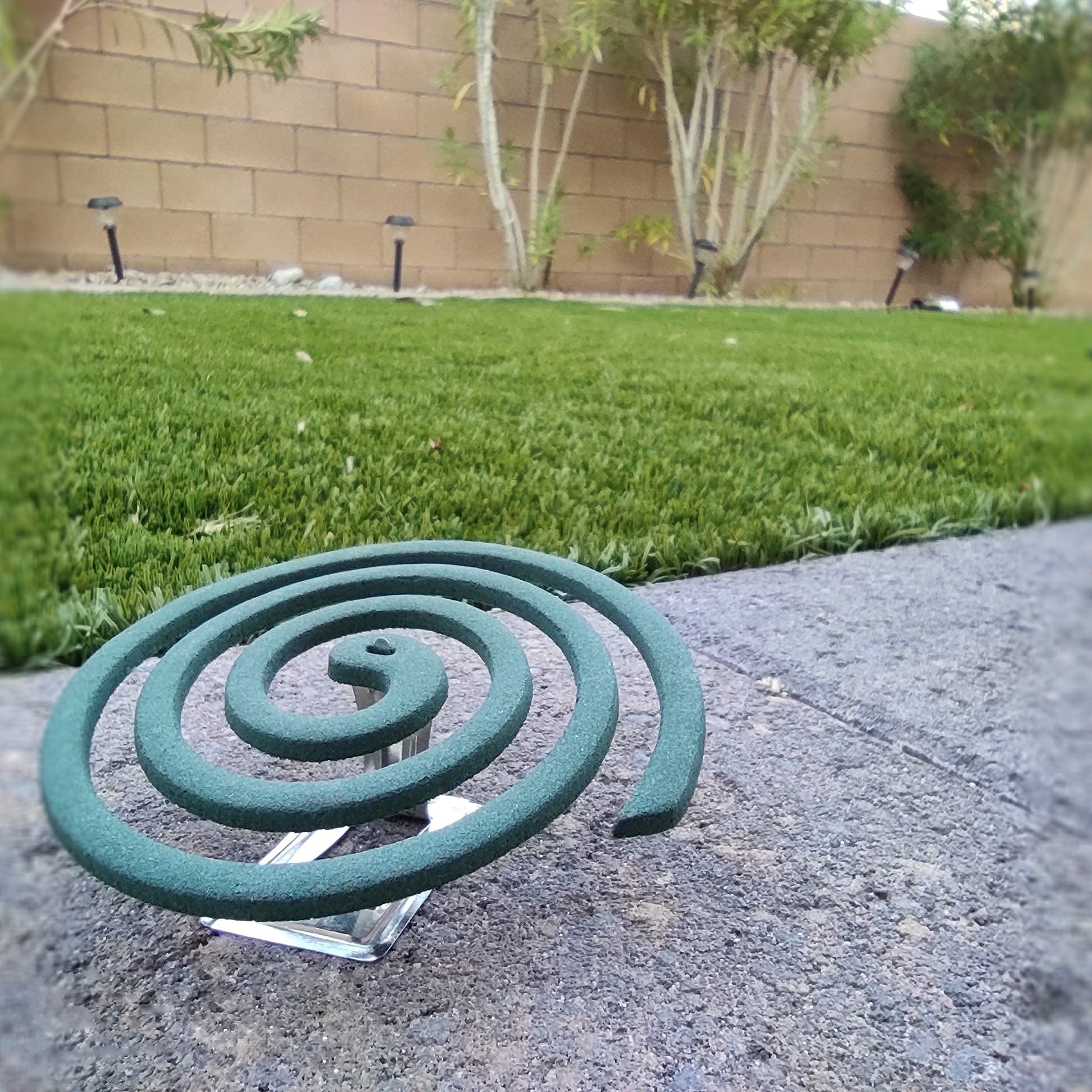 Citronella Coils - Outdoor Use - Each Coil could last for 5-7 Hours - 2 Pack Contains 16 coils & 2 Coil Stands