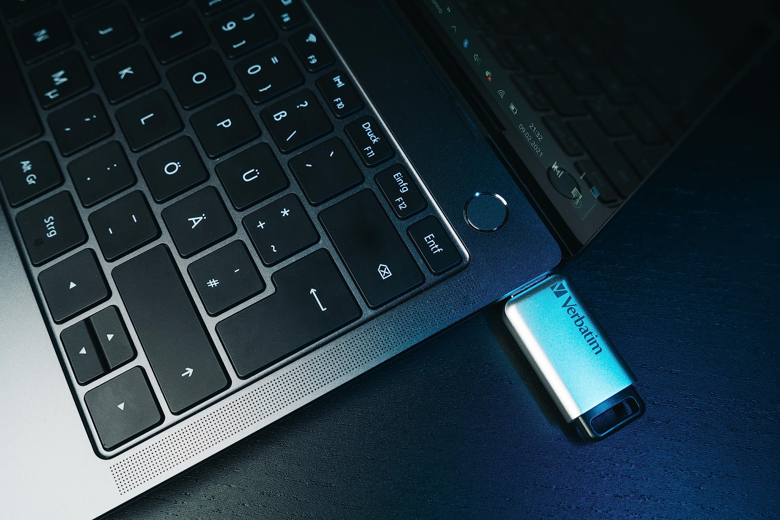 Verbatim 16GB Store'n' Go Secure Pro USB 3.0 Flash Drive with AES 256 Hardware Encryption - Silver