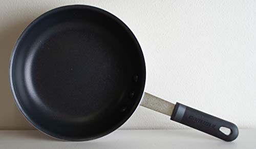 Carlisle FoodService Products 60907XRS Scratch-Resistant Aluminum Non-Stick Fry Pan With Removable Silicone Sleeve, 7