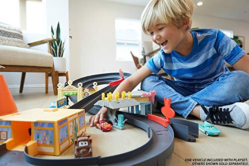 Disney Cars Toys Race Around Radiator Springs Playset