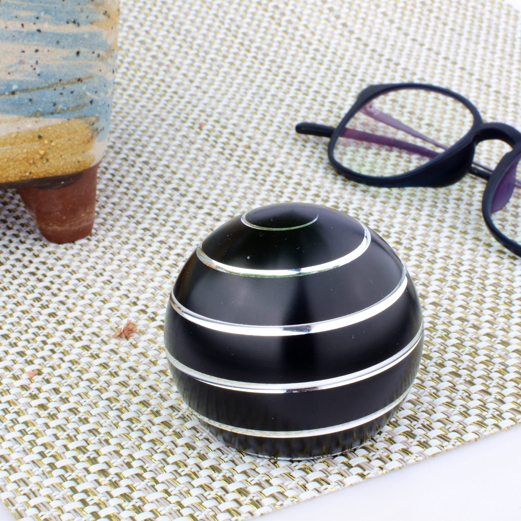 Kinetic Desk Toys, Full Body Optical Illusion Spinner Ball, Large Longer Time Spinning Top, Ideal for Parties, Holidays, classrooms or for use as Office Toys-with Storage Bag