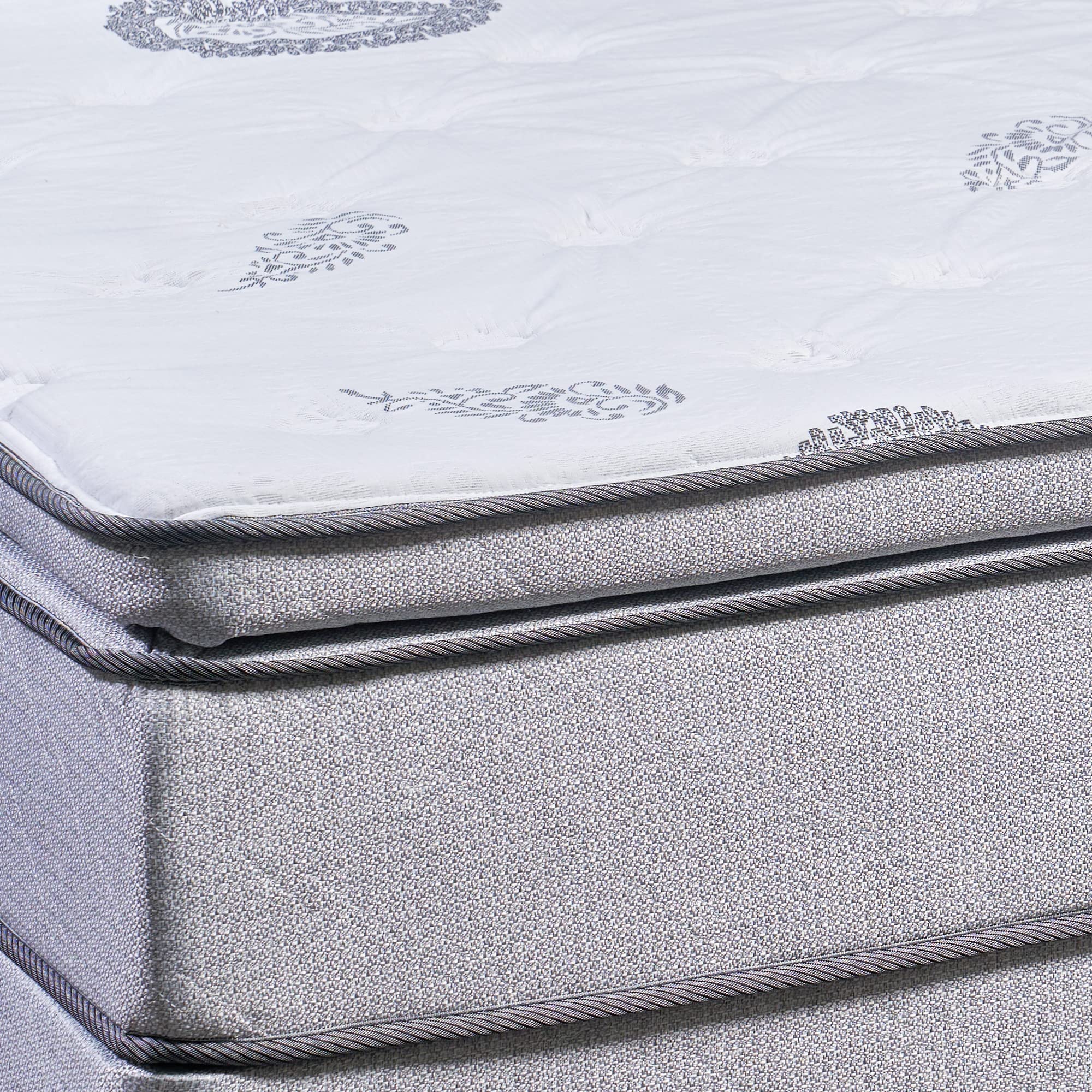 Greaton, 13-Inch Meduim Plush Foam Encased Hybrid Pillowtop Innerspring Mattress, Full XL