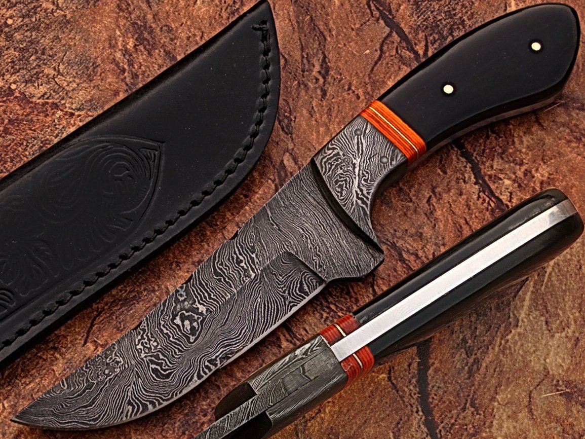 AishaTech Volunteers Hunting Knife Damascus Steel Blade Horn Handle