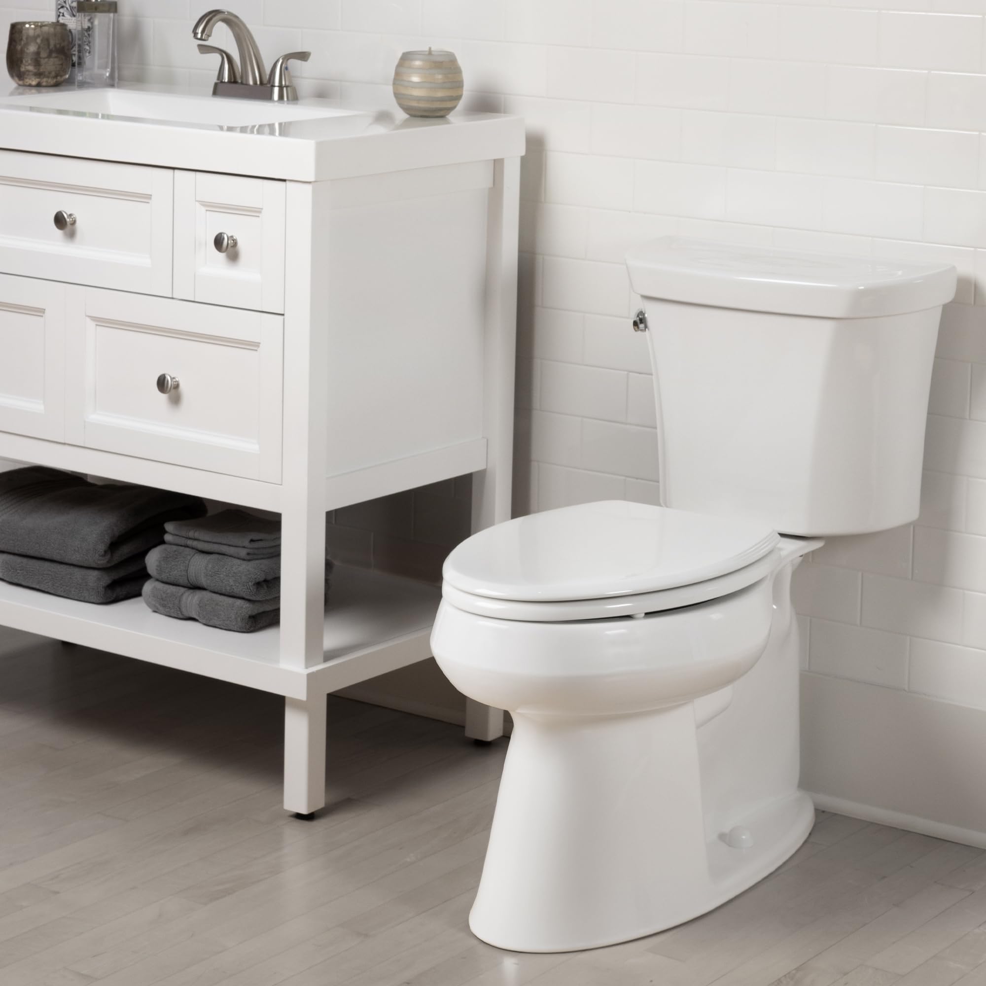 BEMIS 600E4 000 Ashland Toilet Seat with Slow Close, Never Loosens and Provide the Perfect Fit, ROUND, Enameled Wood, White