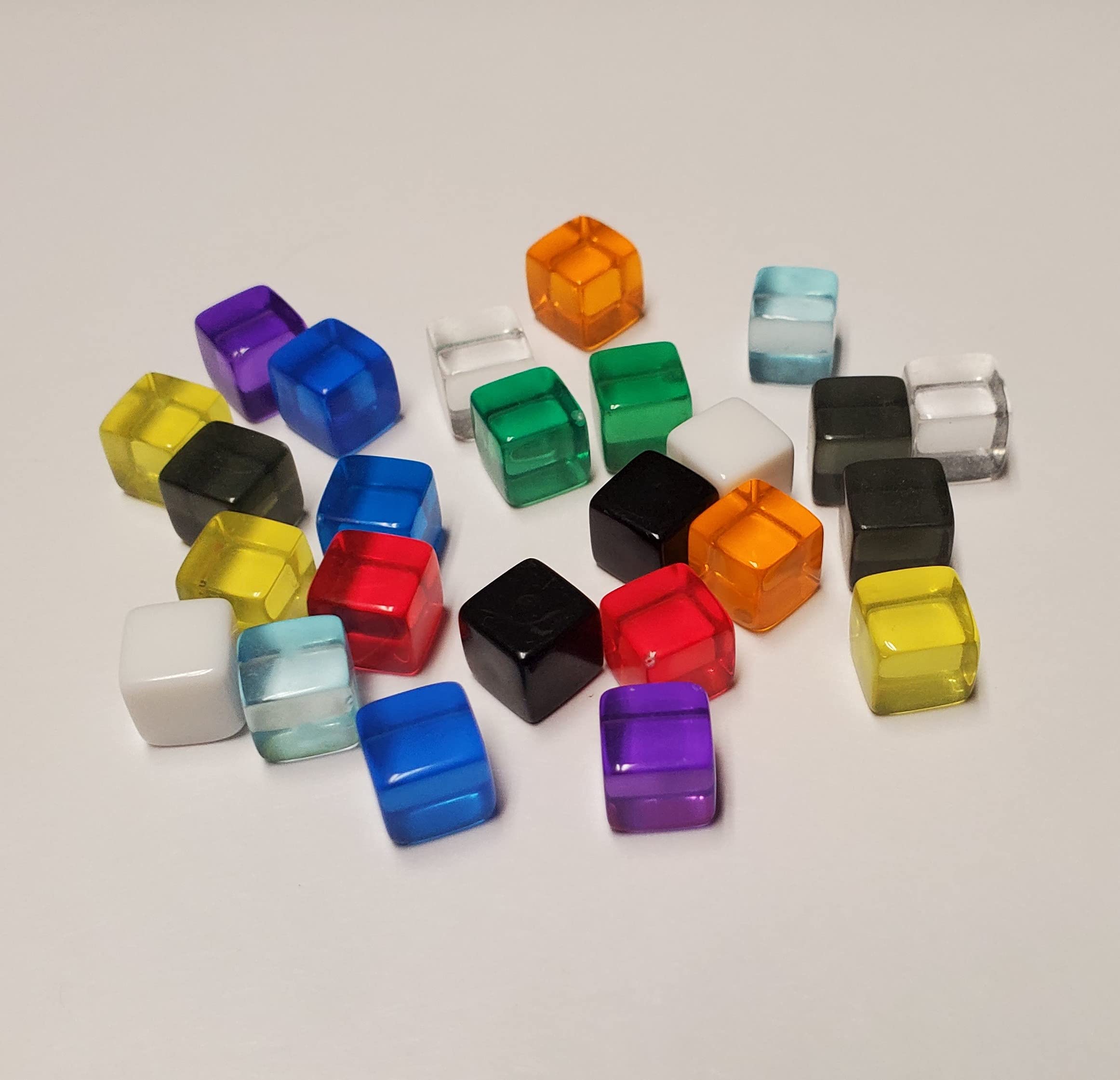 quEmpire Gaming 25x Very Small 8mm Counting Markers Multicolor Cubes Blank Dice for Tabletop Gaming and Education