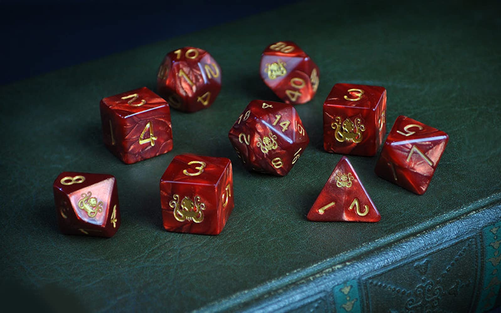 Elder Dice Set: Cthulhu (9 polyhedral dice in Spellbook)
