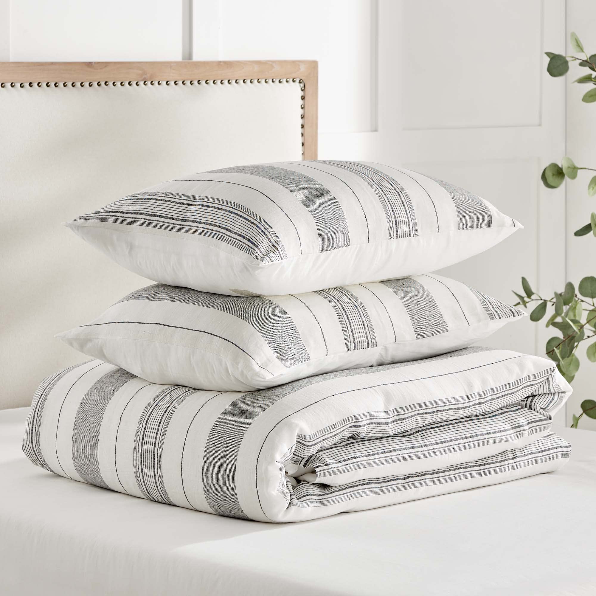 Levtex Home - Monroe Stripe Duvet Cover Set - Full/Queen Duvet Cover (90 x 94in.) + Two Standard Pillow Cases (26 x 20in.) - Grey, White, and Charcoal - Striped - Cotton