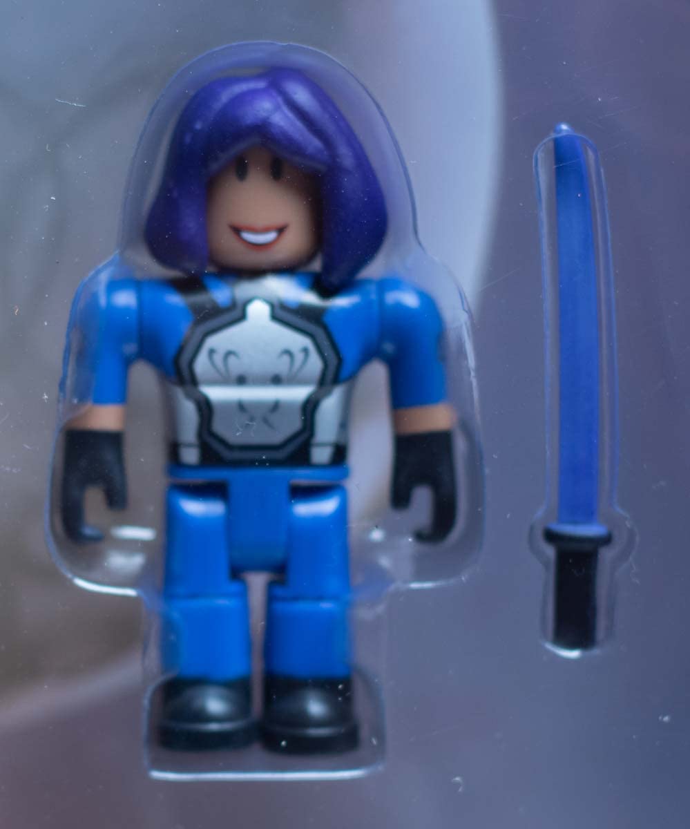 Roblox Classics Series 4 Twenty-One Piece Set 12 Exclusive Virtual Codes