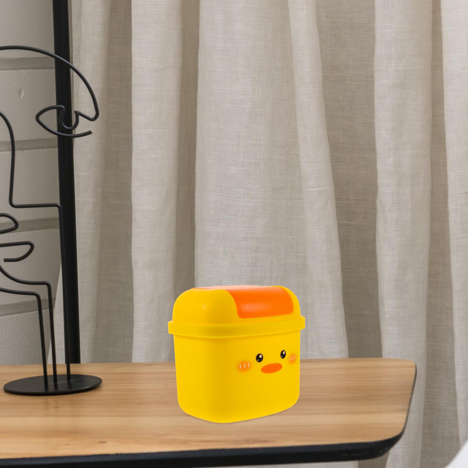 DEARMAMY Small Trash Bin Mini Trash Can with Lid Desktop Ducks Shaped Waste Basket Mini Garbage Can Kawaii Trash Bins for Home Desk Office Kitchen Recycling Trash Container