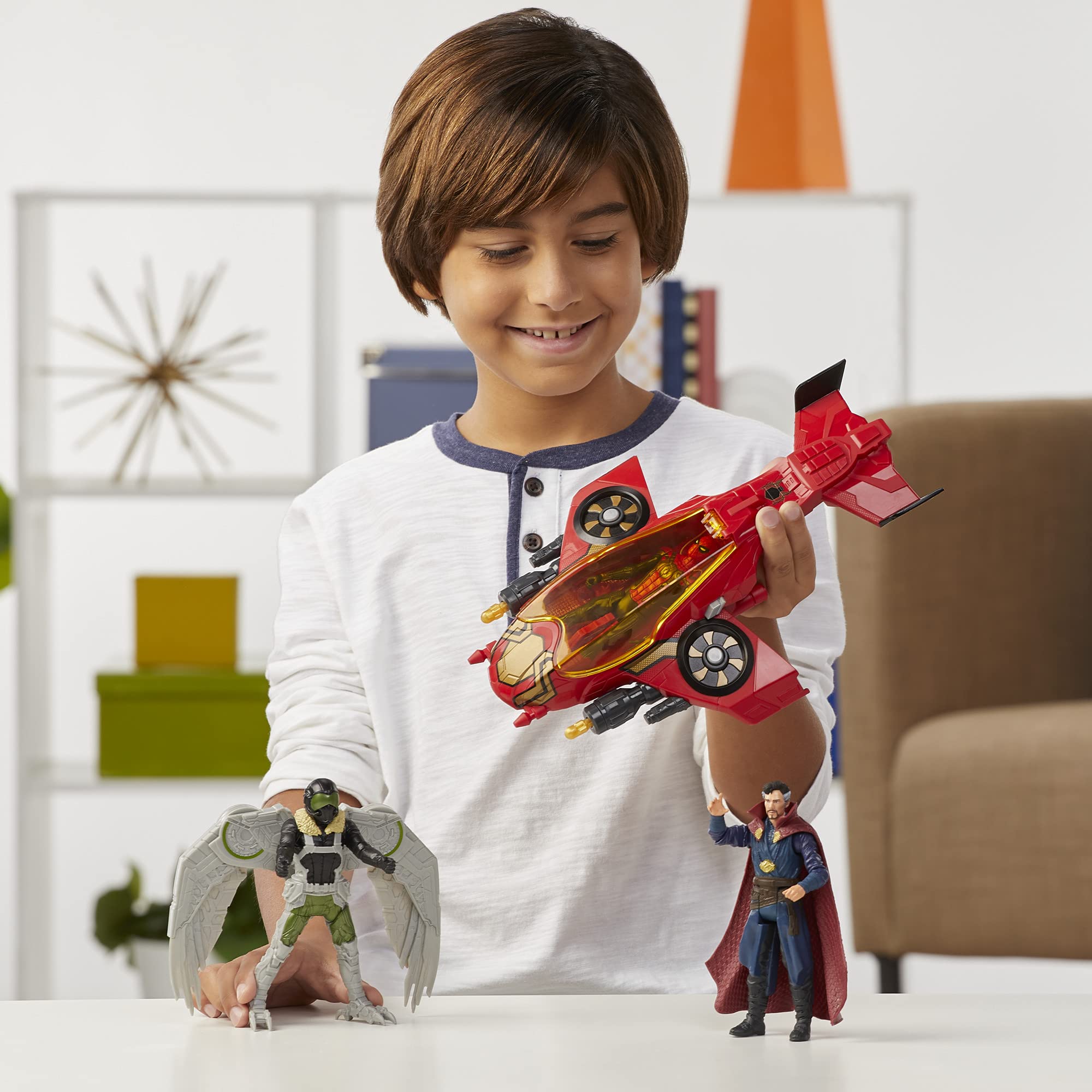 Spider-Man Marvel: Spider Escape Jet, with 3 Action Figures in 6-Inch Scale, Including Spider-Man and Marvel's Vulture, 4 Projectiles, Ages 4 and Up