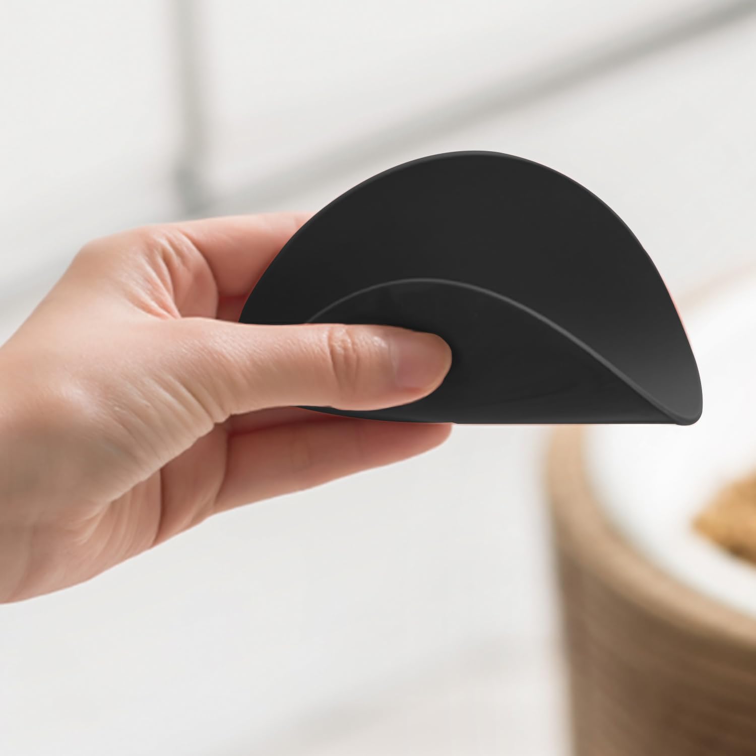 Carrotez Silicone Cup Cover Lids, 4.3 Inch Mug Covers, Reusable Silicone Coffee and Tea Cup Lids, 1 pc - Black