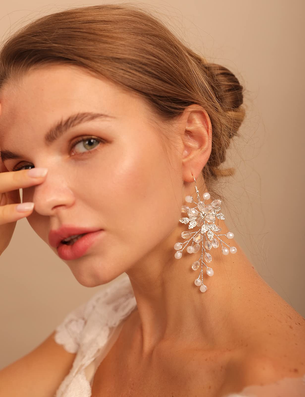 BERYUAN Crystal Flower Earings for Women Beads Wedding Earrings for Brides Bridal Bridesmaids Earrings Prom Earrings Accessories Esthetics (Silver)