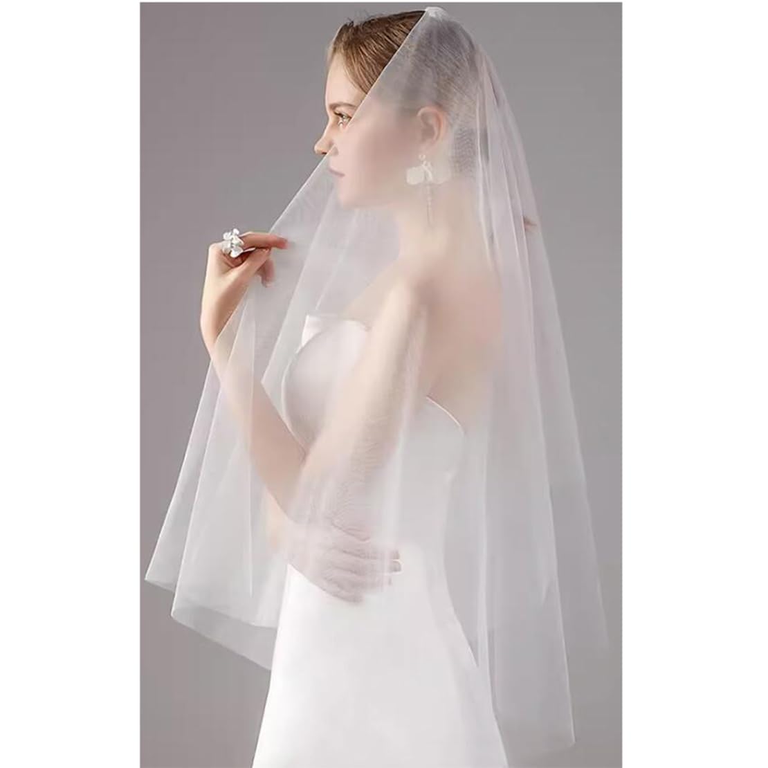 Fangsen Wedding Bridal Veil with Comb 2 Tier Tulle Short Wedding Veil Fingertip Length （ 2T Fingertip Light Ivory）