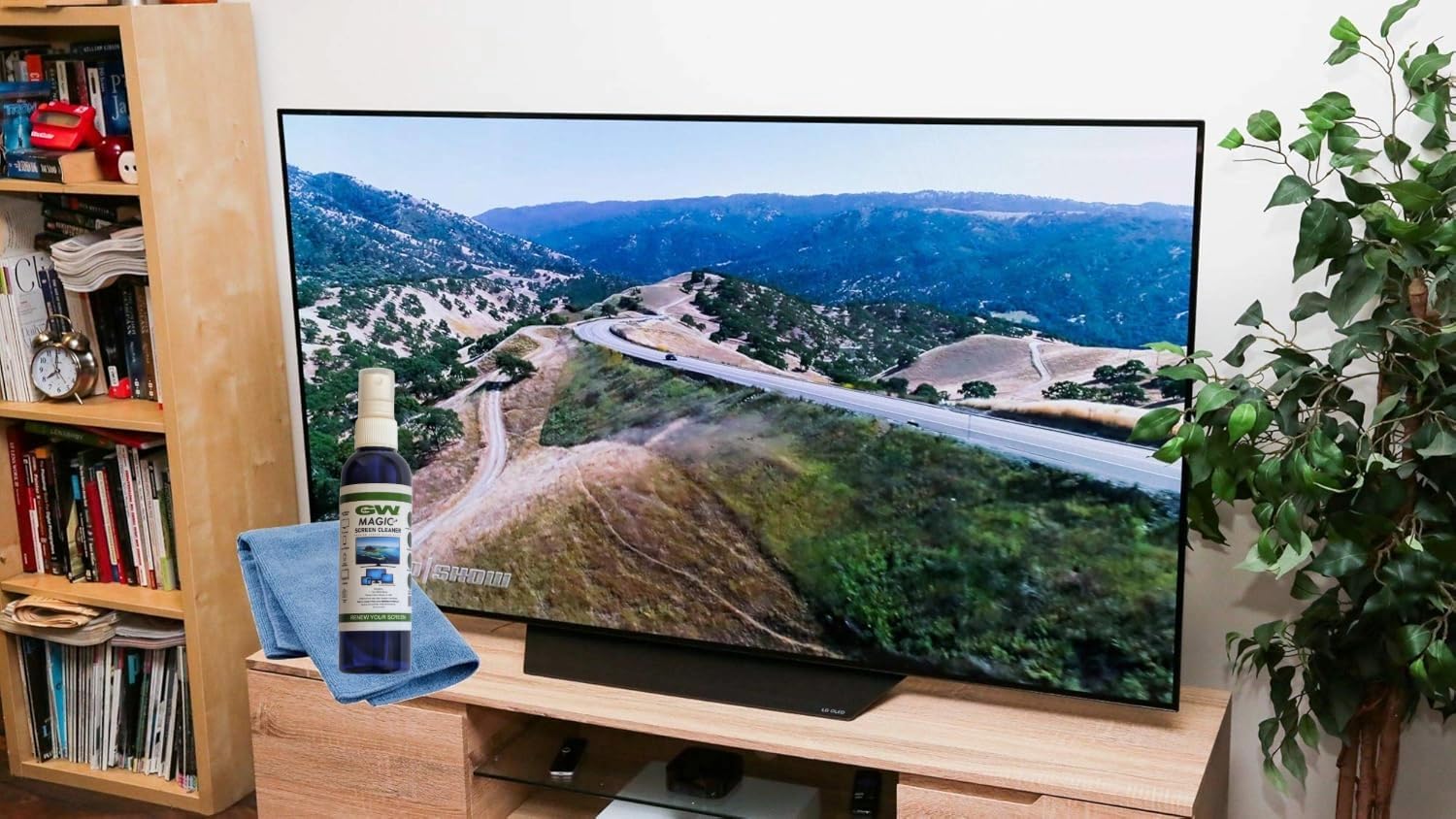 GW Deluxe Magic Screen Cleaner Kit for Ultra HD 4k HDR OLED TV, Laptop and Tablet Screens with 2 Premium Microfiber Cloths and Larger Spray Bottle