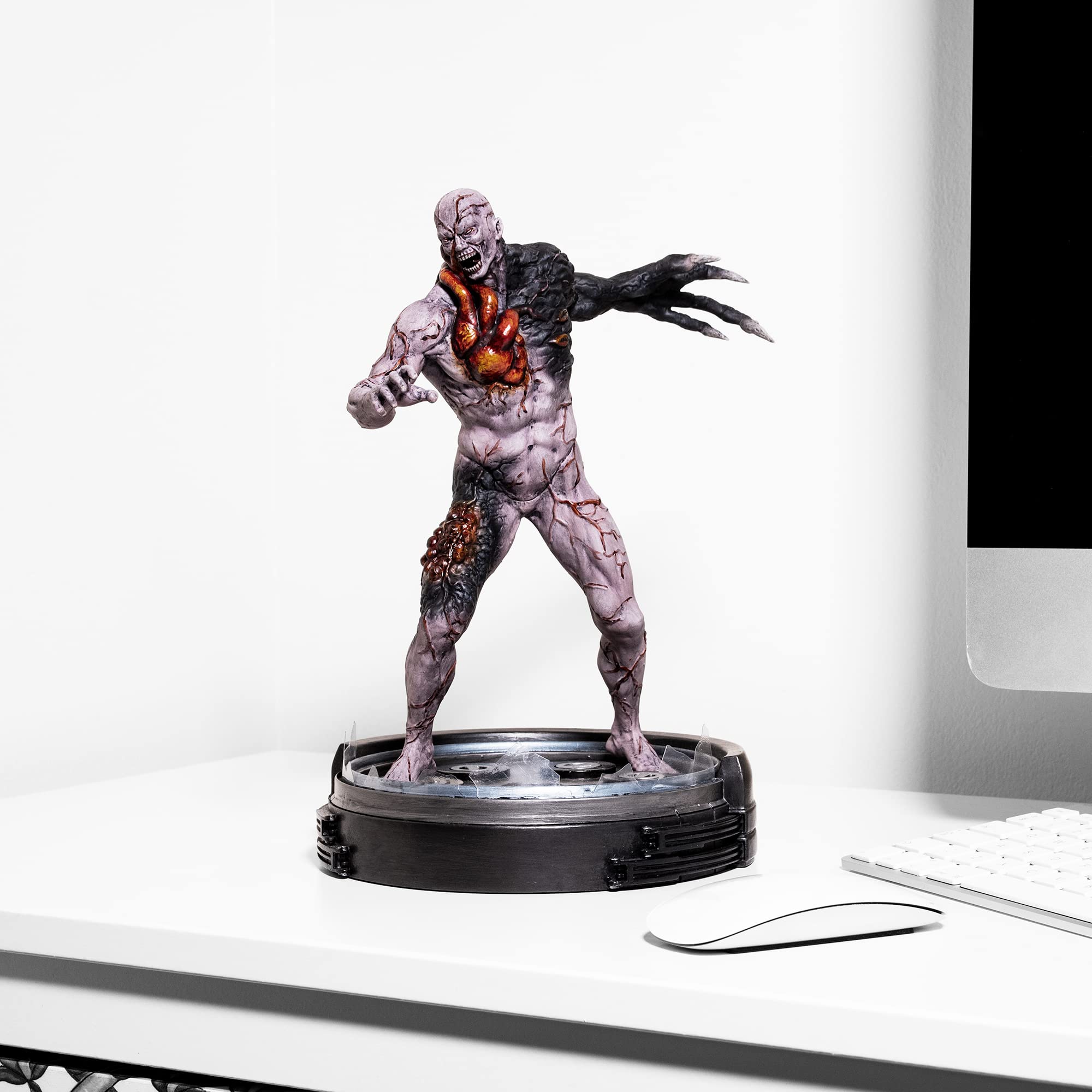 Numskull Resident Evil Tyrant T-002 Figure 9'' 23cm Limited Edition Collectible Replica Statue - Official Resident Evil Merchandise - Horror Video Game Figurine