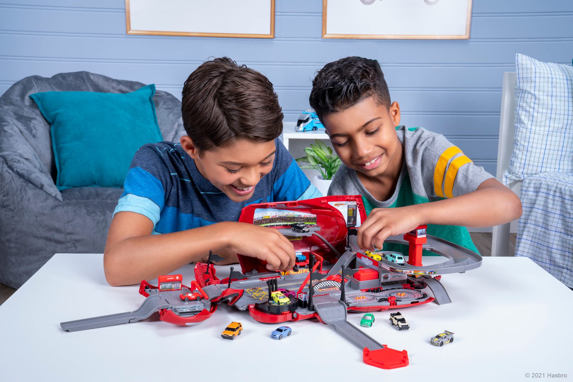 Micro Machines Corvette Raceway Transforming Corvette into Raceway Playset - Toy Cars for Kids and Collectors - Collect Them All - Amazon Exclusive