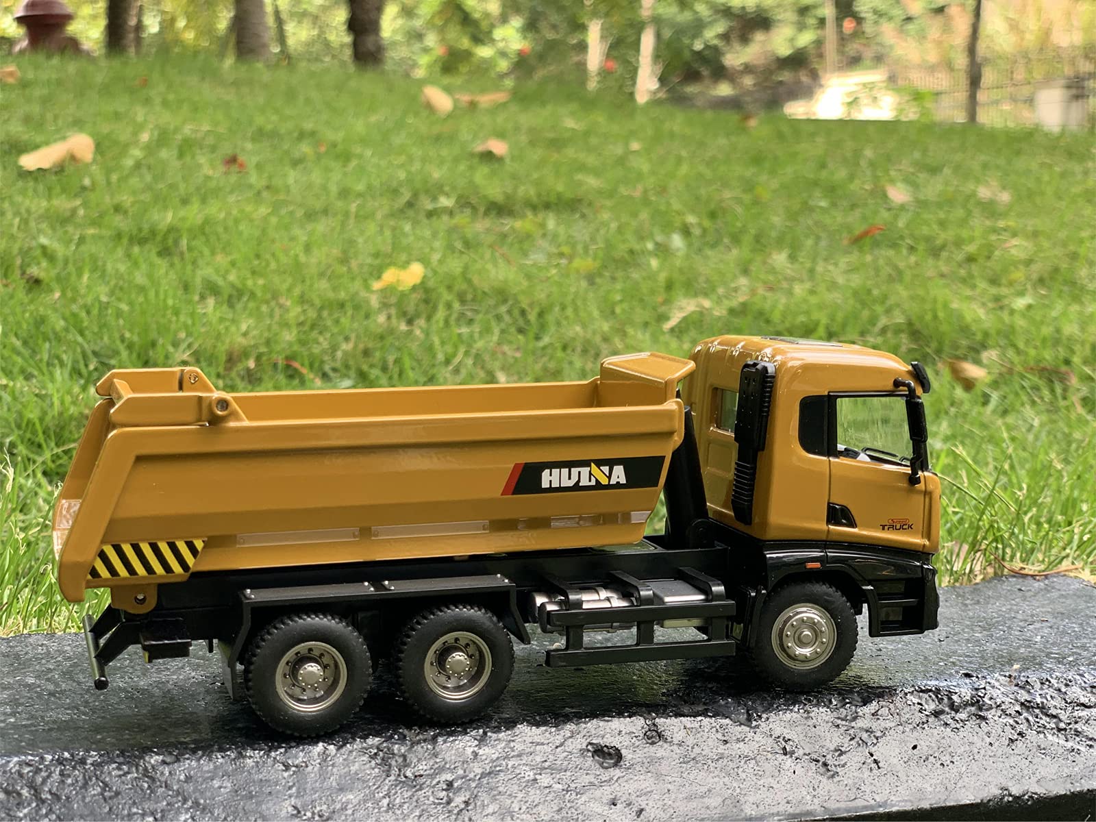 Gemini&Genius Construction Dump Truck Toy, Heavy Duty Alloy Construction Toys Vehicle, 1:50 Scale Diecast Site Dumper, Toy Trucks for Kids 8,9,10,11,12 Year Old and up