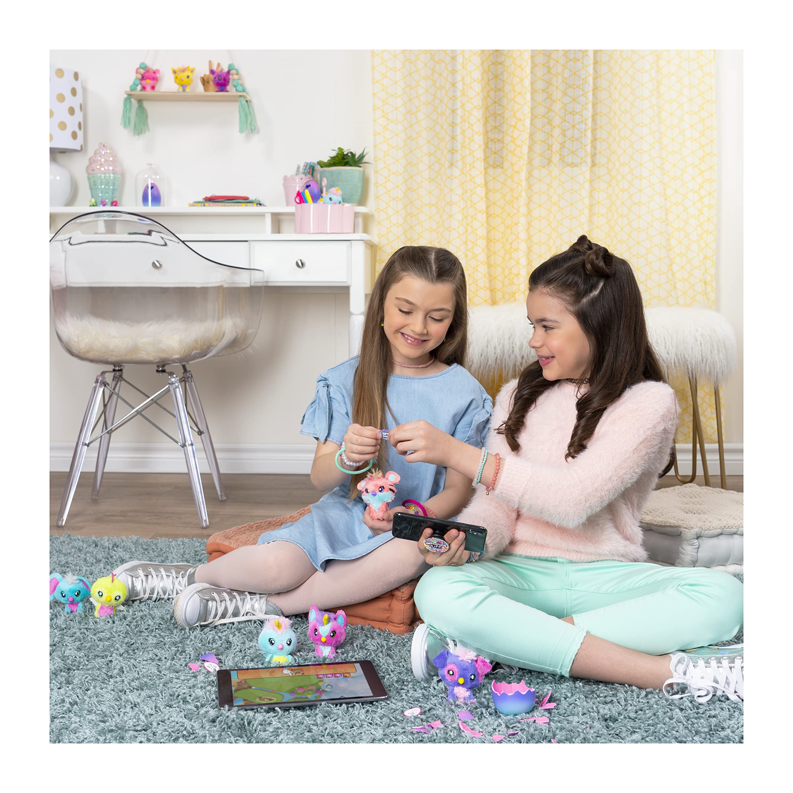 Hatchimals Hatchtopia Life 2-Pack, 2-inch Tall Plush with Interactive Game, for Ages 5 and up (Styles May Vary)