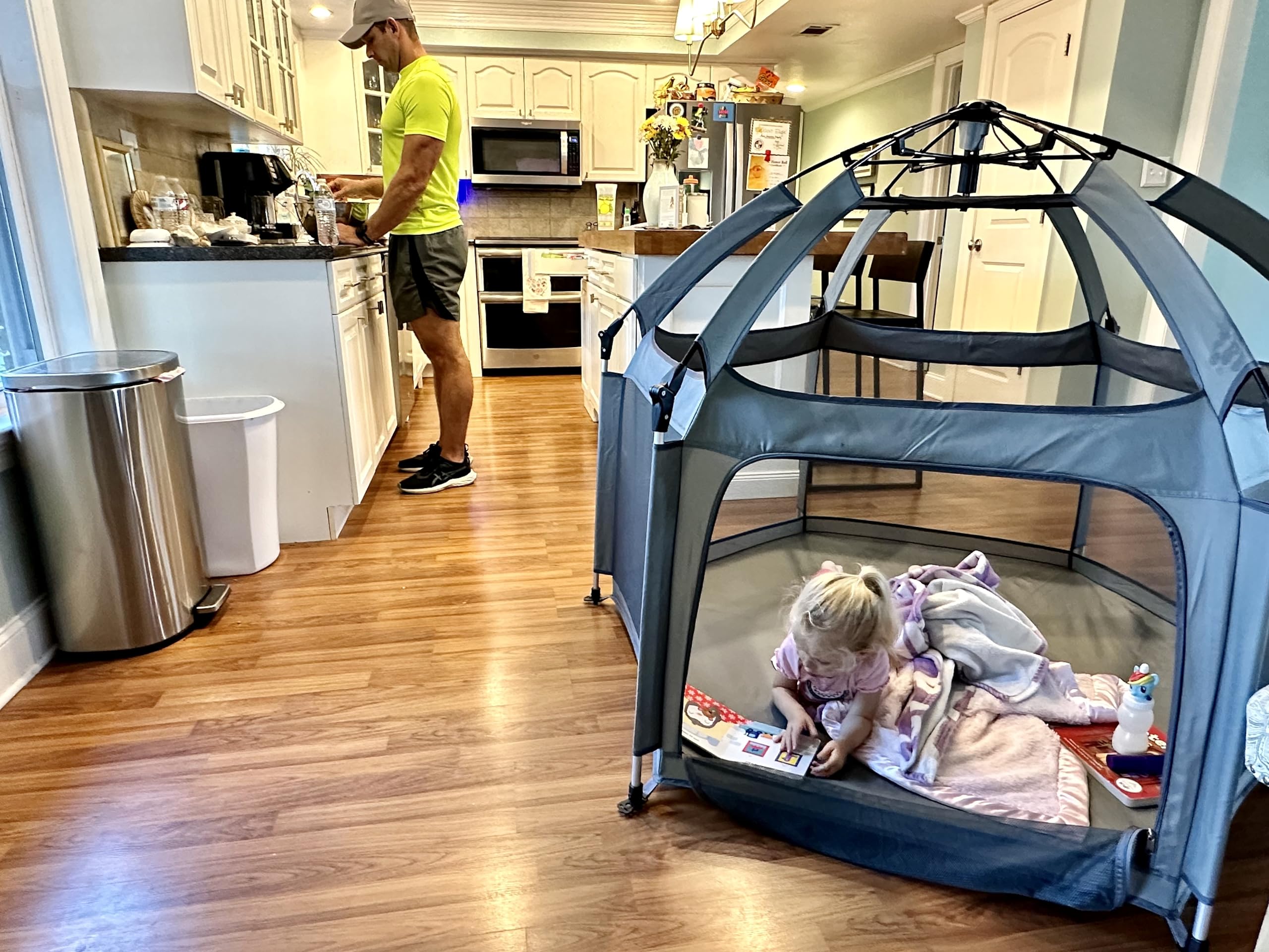 Barton Moore Pop Up Baby Play Pen: Large Portable Play Yard for Babies and Toddlers, Ideal for The Beach, Camping, RV Indoor and Outdoor Use, Compact, Lightweight and Packable for Travel.