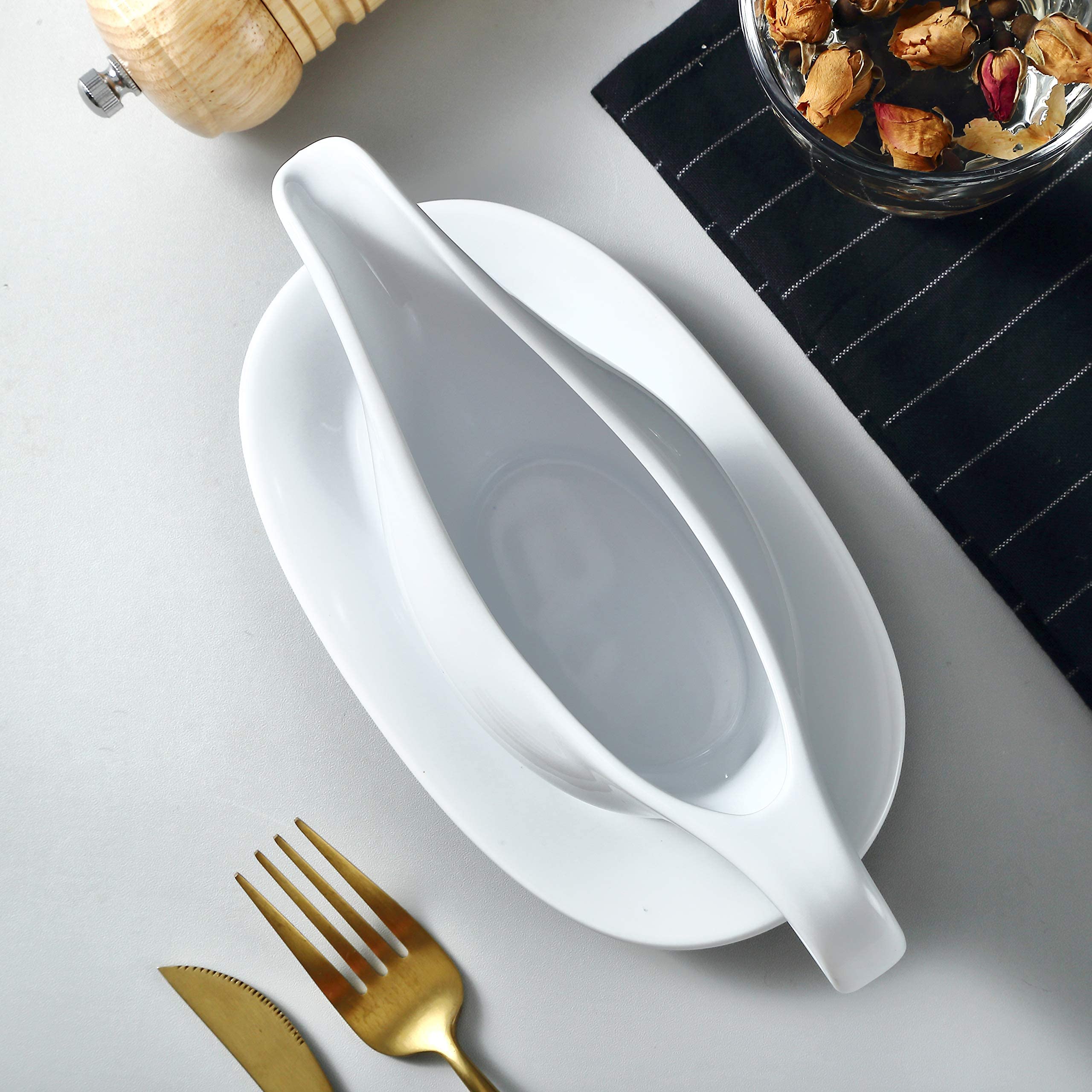 Bruntmor 11 Oz White Ceramic Gravy Boat With Tray, 11 Ounce Small Ceramic Serving Dish, Dispenser with Tray For Sauces, Gravy Boats With Saucer For Thanksgiving And Christmas Dinner