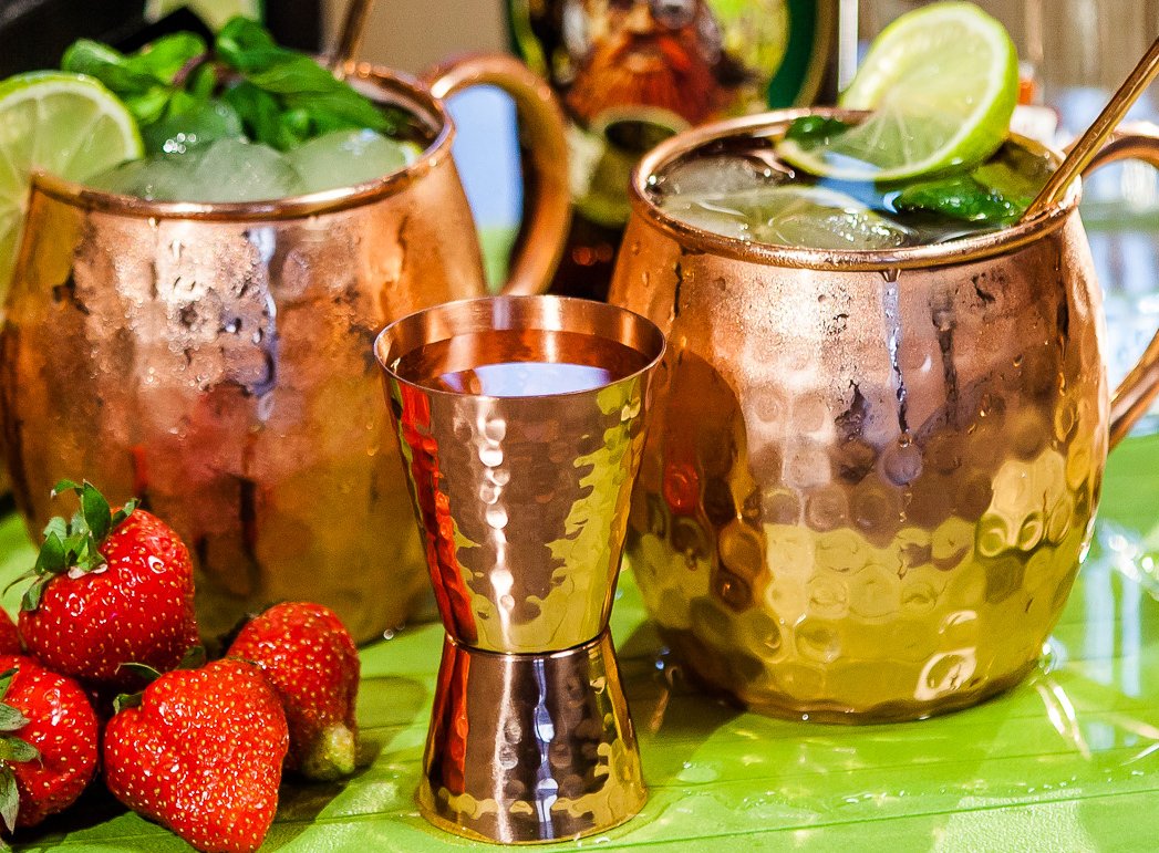 Copper jigger lacquered for the shine and to prevent tarnish. - Double 1oz/2oz copper measuring jigger for cocktail mixing. - Solid hammered copper 22G copper. - Copper shot glass for Moscow mule.