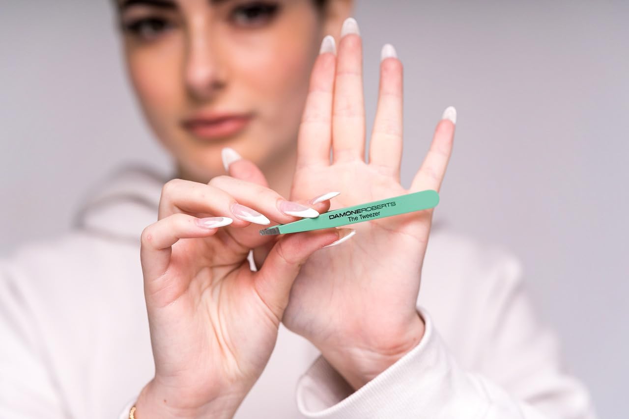 The Damone Roberts Tweezers
