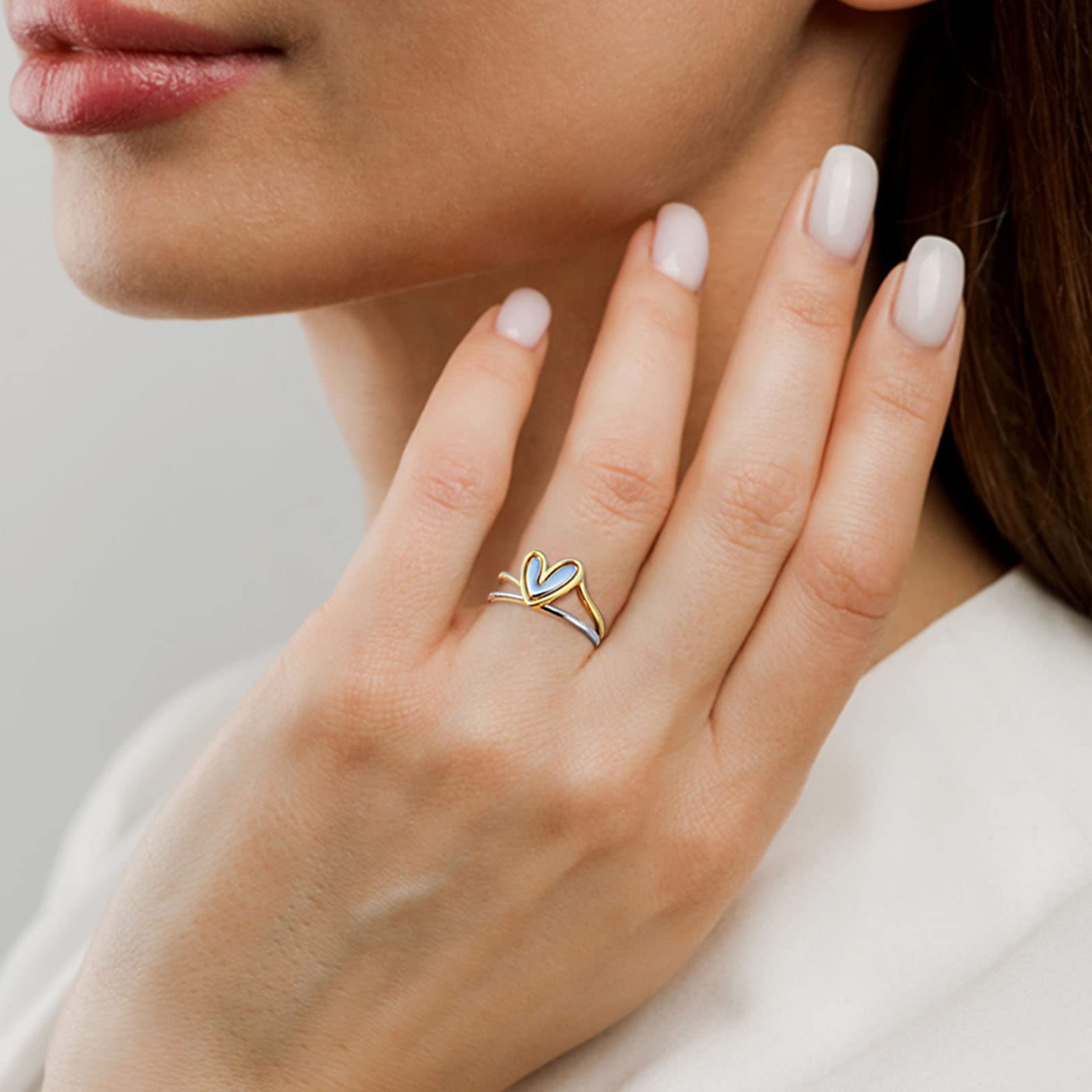 BLUGY for Daughter and Mother Heart Shaped Ring Exquisite Ring Birthday Gift for Mother Gift for Her Female Heart Shaped Ring