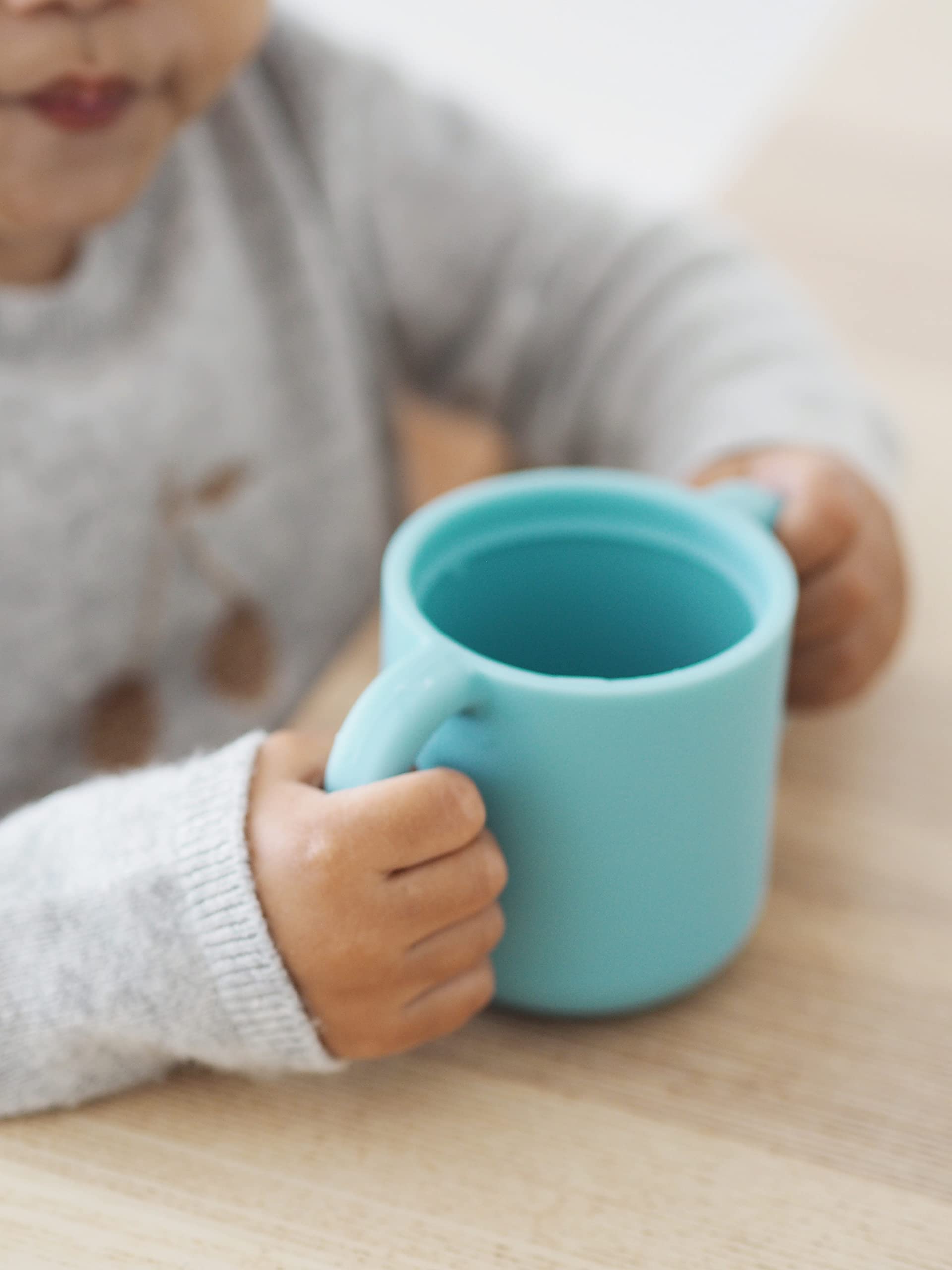 Beaba Silicone Training Cup, Baby Sippy Cup, Silicone Sippy Cup for Baby, Silicone Toddler Sippy Cup, Silicone Baby Cup Toddler Cups with Leakproof Lid, 5.5 oz (Rain)