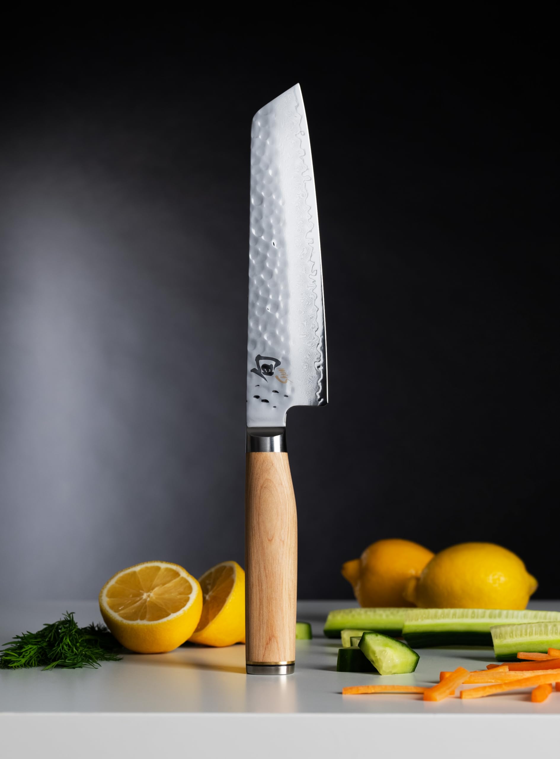 Shun Premier Blonde 6.5" Master Utility Knife, Handcrafted Japanese Knife, VG-MAX Core with Damascus Stainless Steel Cladding, Pakkawood Handle, Precision and Sharpness for Professional and Home Chefs