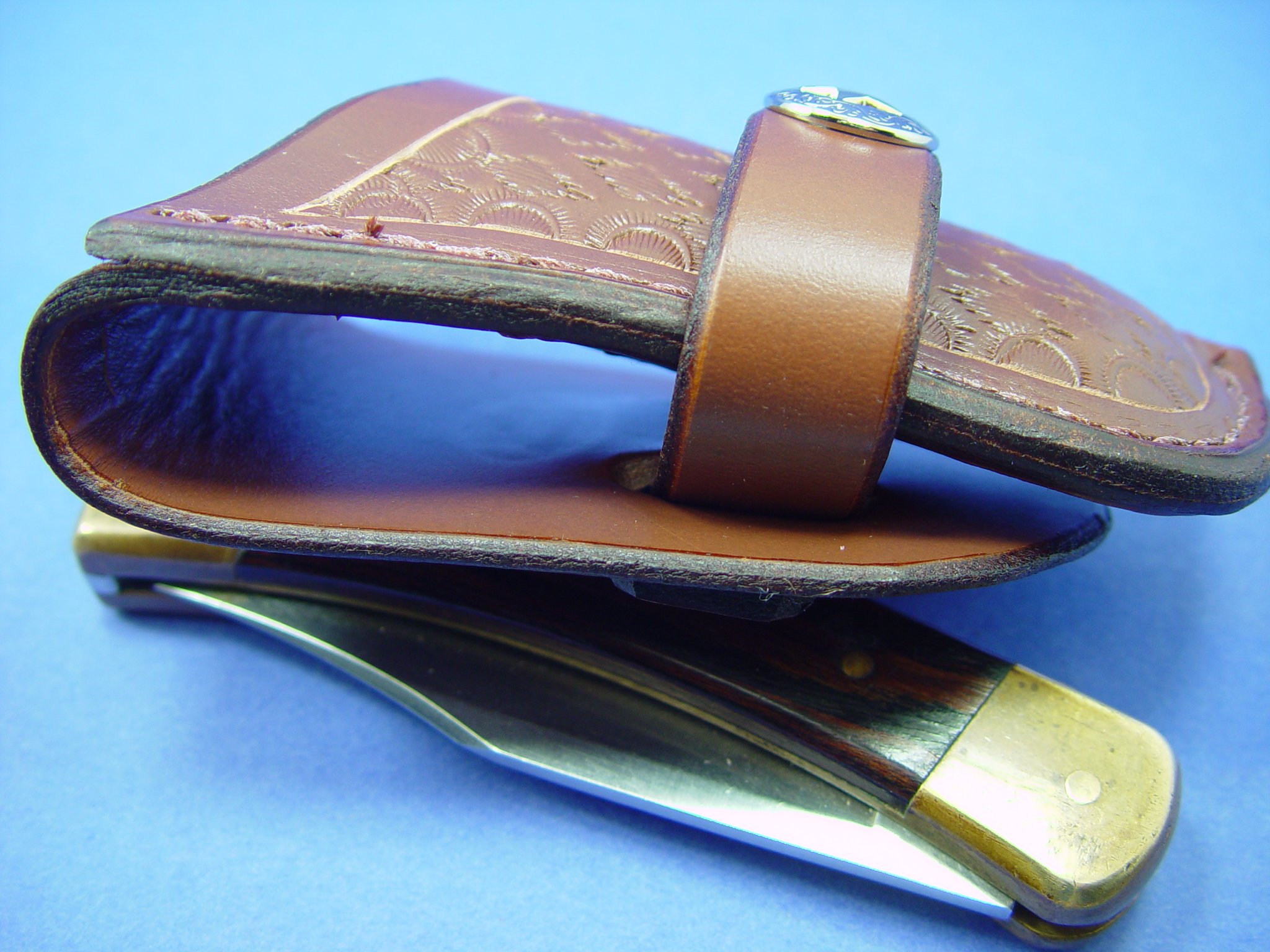 Custom Leather Sheath Made To Fit A Buck 110 or Similar Size Knife. Light Brown Western Style Sheath With Star Concho.