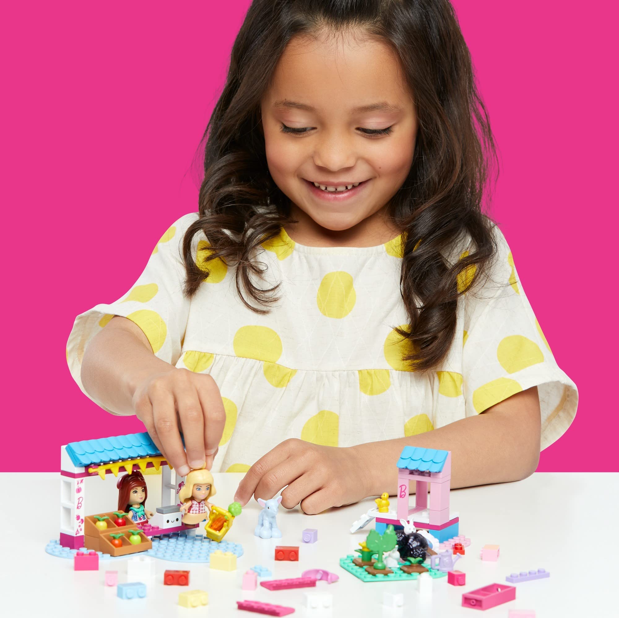 MEGA Barbie Toy Building Set, Farmer's Market with 3 Barbie Micro-Dolls, 4 Barbie Pets and Accessories, Easy to Build Set for Ages 4 and Up