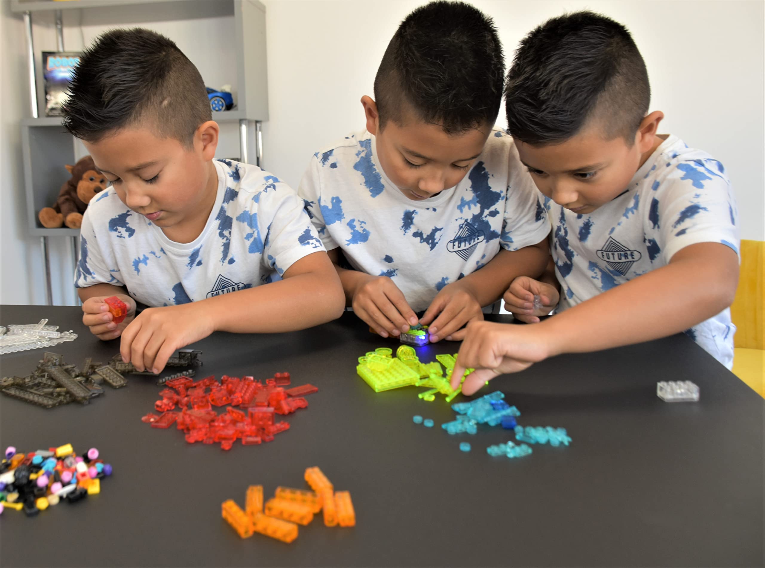 KOOKAMUNGA KIDS 8-in-1 Green Robot Building Block Kit - 8 Mini Toys Transform Into 1 Large Robot Toy - Interlocking Blocks - Transforming Buildable Set for Kids - Works with Other Blocks (318 Pieces)