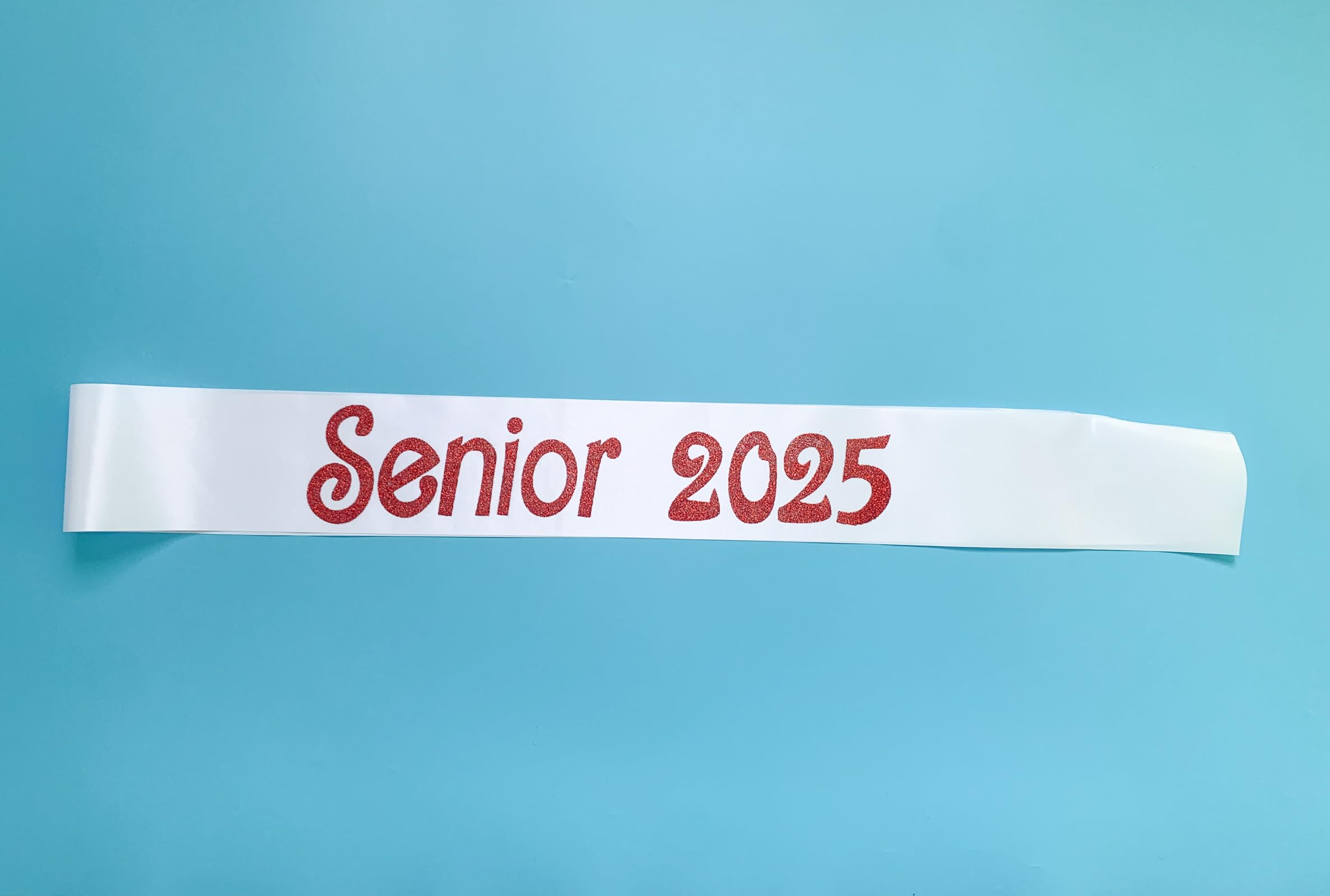Conggluuo Senior 2025 Sash,Senior Sashes 2025 White Sash with Red Glitter Finally Graduated Cheerleader Graduation Sash for Graduation Party Supplies 2 Pack Senior Sashes White Red 2pcs