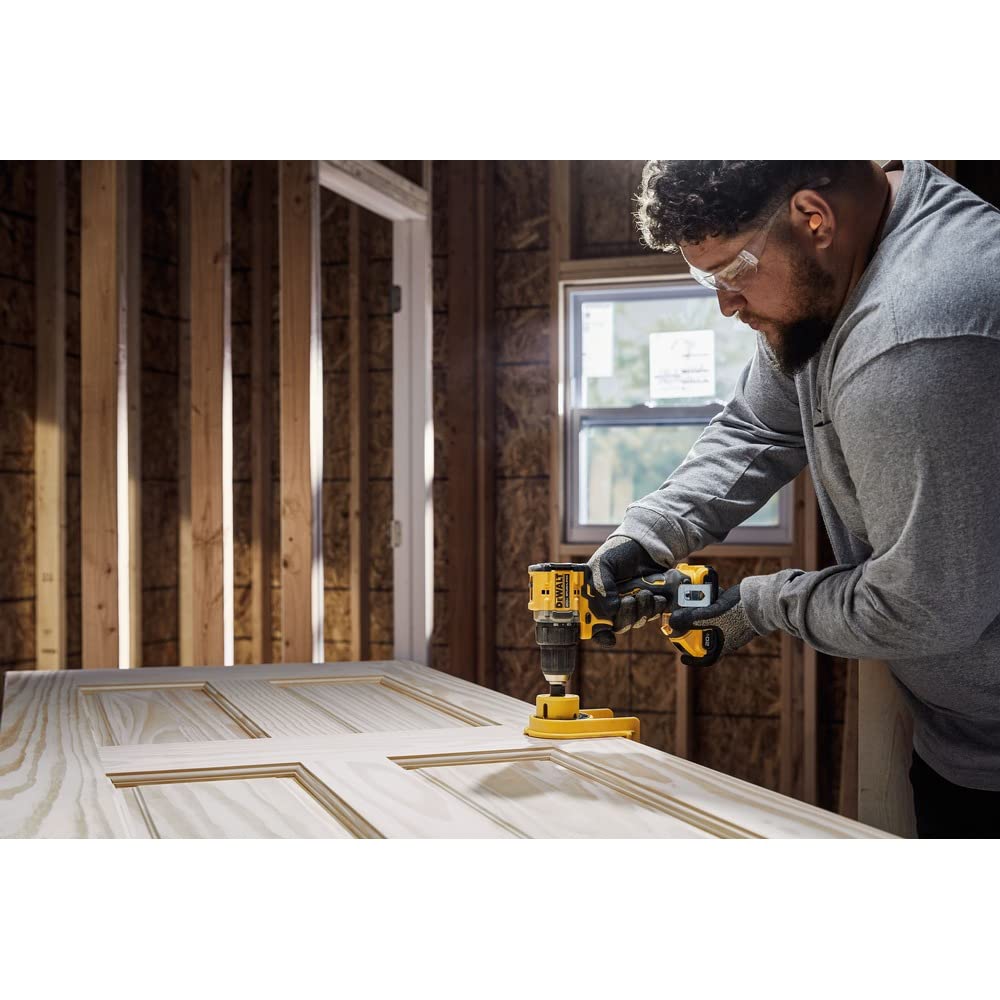 Dewalt DCD794D1 20V MAX ATOMIC COMPACT SERIES Brushless Lithium-Ion 1/2 in. Cordless Drill Driver Kit (2 Ah)