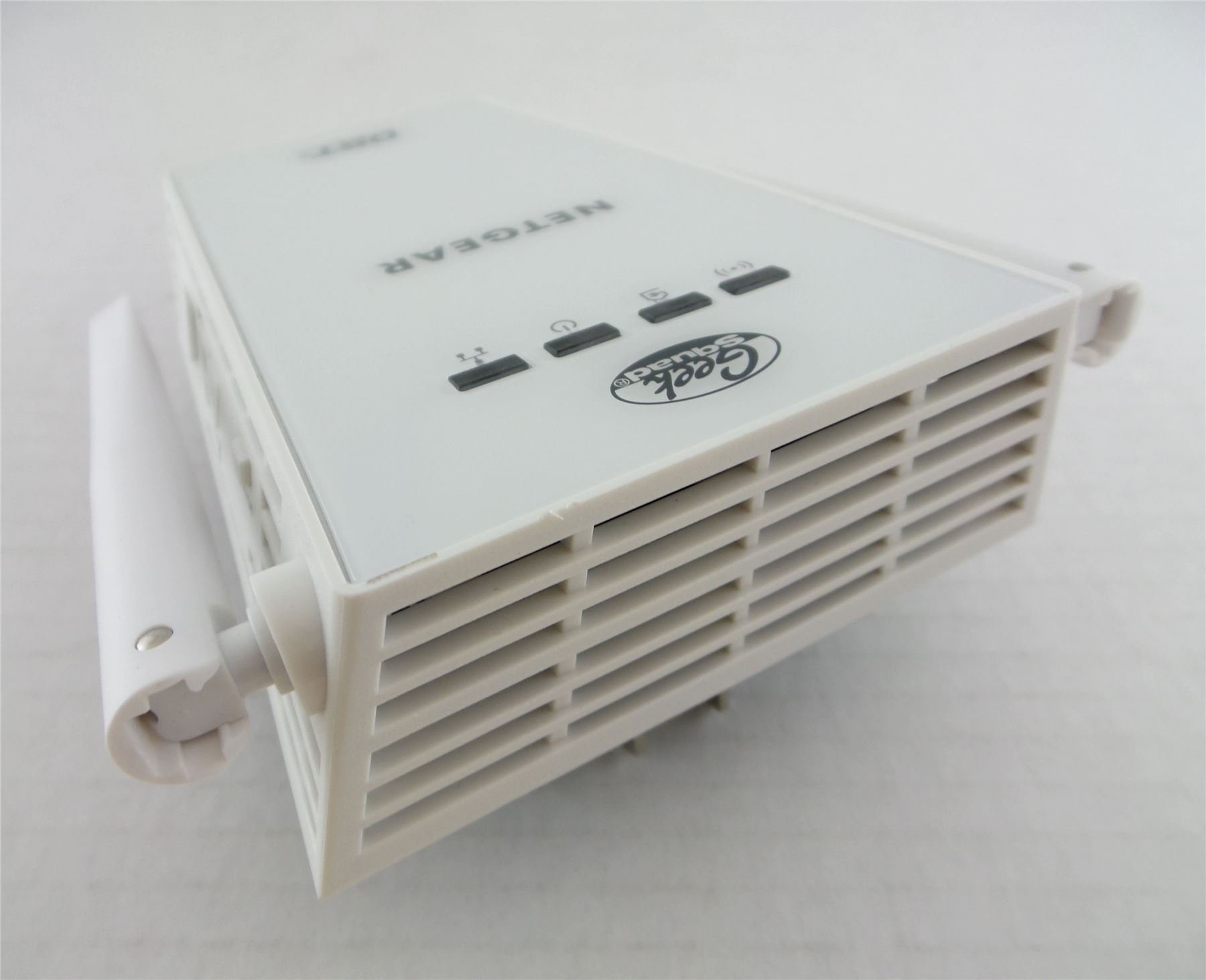 Netgear DST6501-100NAS - Dead Spot Terminator Wireless Adapter - White