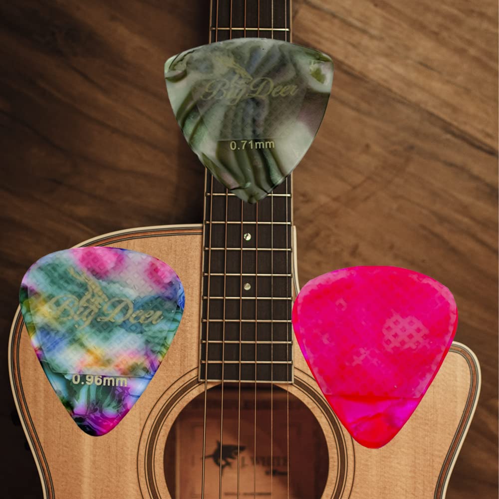 BigDeer Ultra-thin 0.6mm/0.024in Guitar Pick Grips 40pc Large Grip, Durable Reusable Soft Thin Stick On Grip for Picks non Slip Hold Control & Comfort(Comes with two guitar picks with grips)