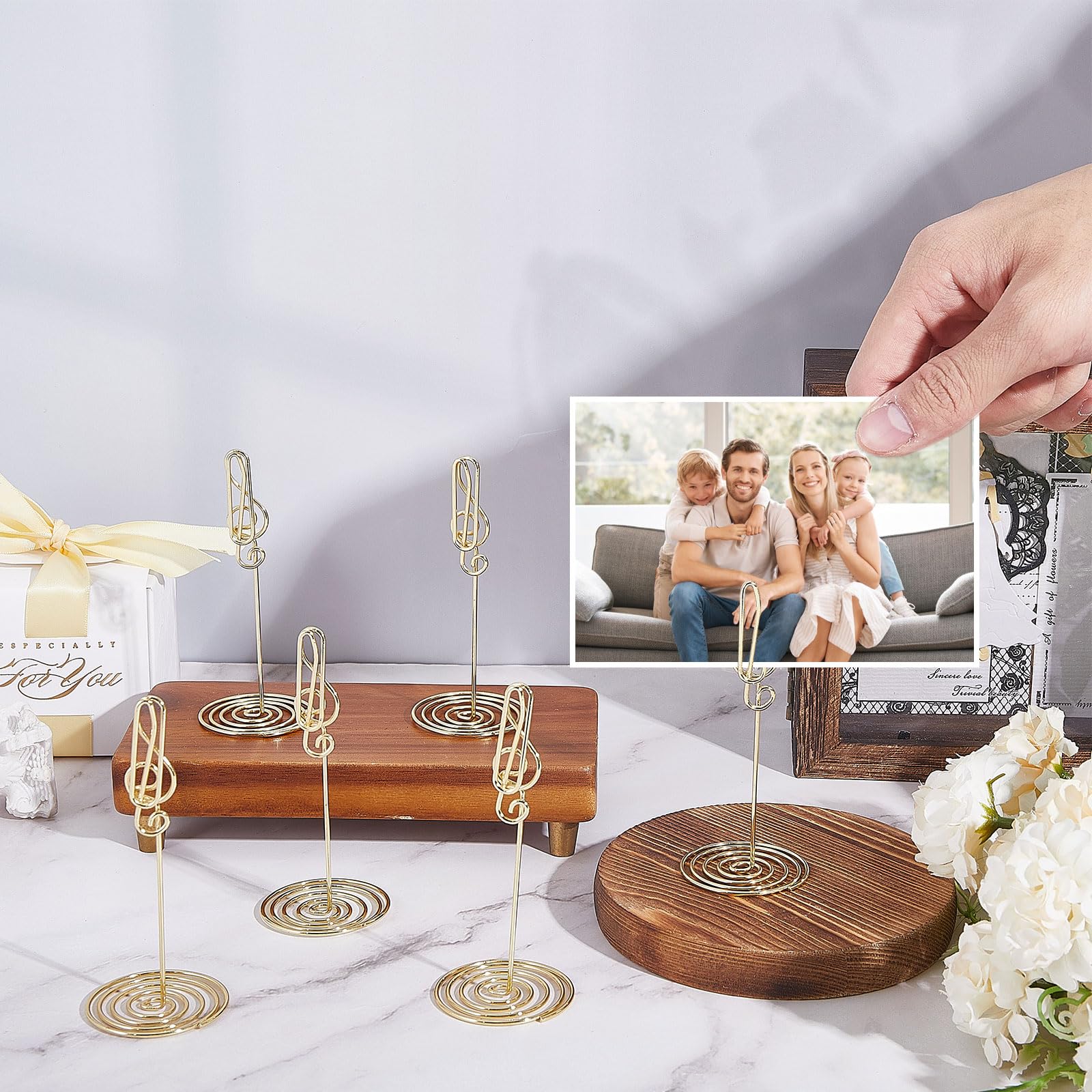 CHGCRAFT 12PCS Music Note Table Number Holders Place Card Holder Photo Holders for Tables Cards Stand Name Menu Clips Table Sign Holders for Wedding Anniversary Birthday, Gold