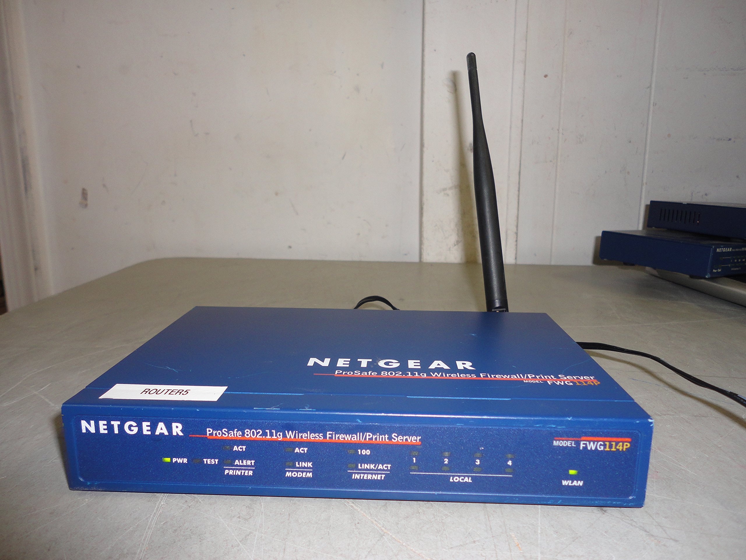 NETGEAR FWG114P ProSafe 802.11g Wireless VPN Firewall 4-Port 10/100 Switch with USB Server