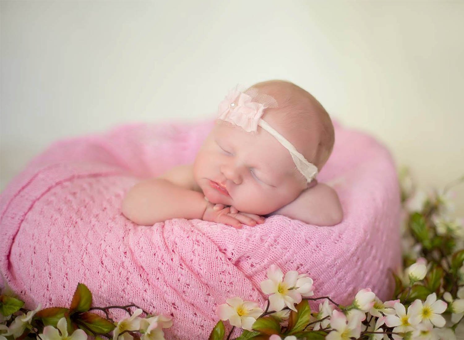 Sunmig 4 PC Newborn Baby Photography Wheat Donut Posing Pillow Basket Filler Baby Photo Prop White