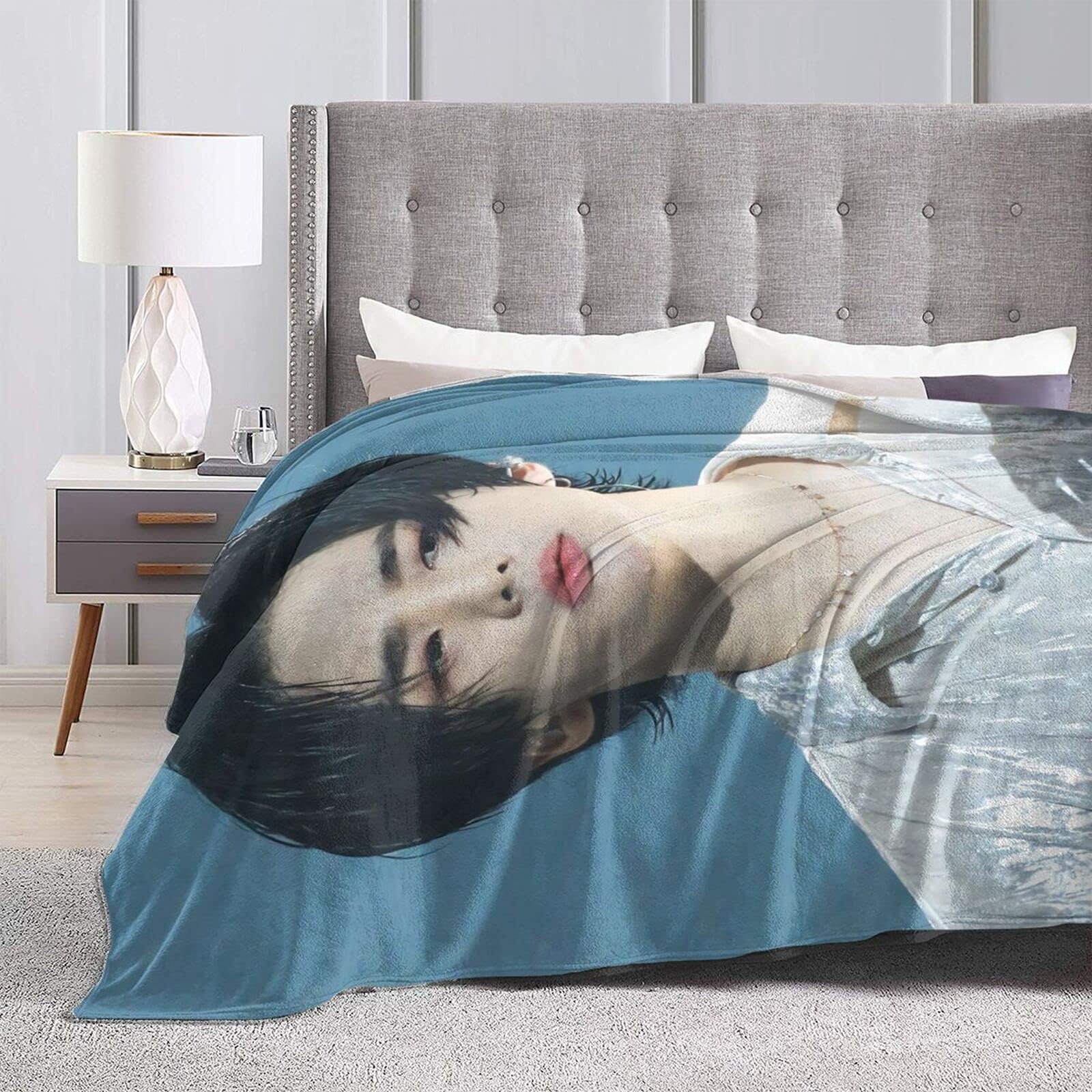 VoilaBella Stray Kids Hyunjin Soft and Comfortable Warm Fleece Blanket for Sofa, Bed, Office Knee pad,Bed car Camp Beach Blanket Throw Blankets (50X40), Black