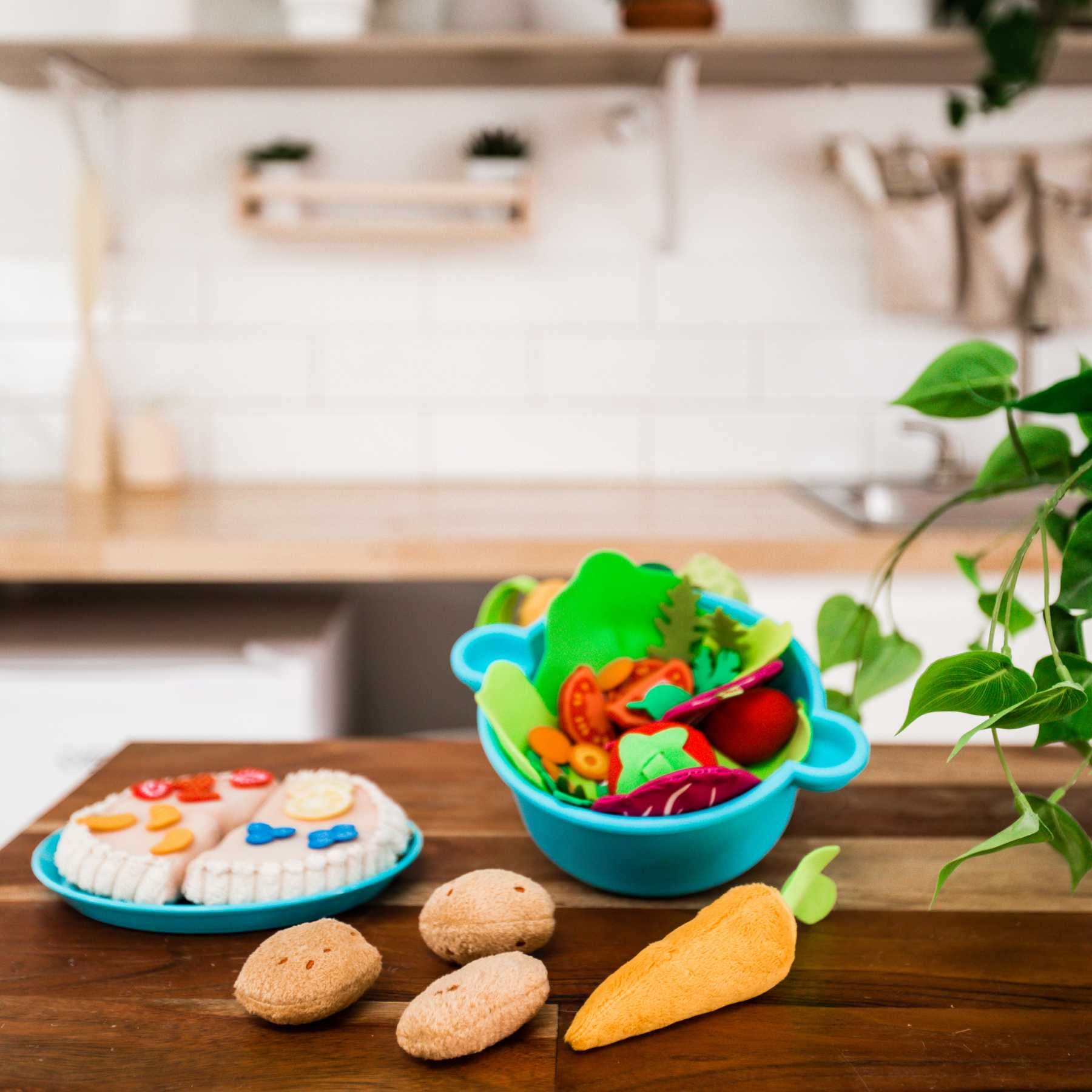 HABA Biofino Vegetable Basket - Soft Plush Pretend Play Food Includes Carrier, Cucumber, Tomato, 2 Carrots and 3 Potatoes for Ages 3+
