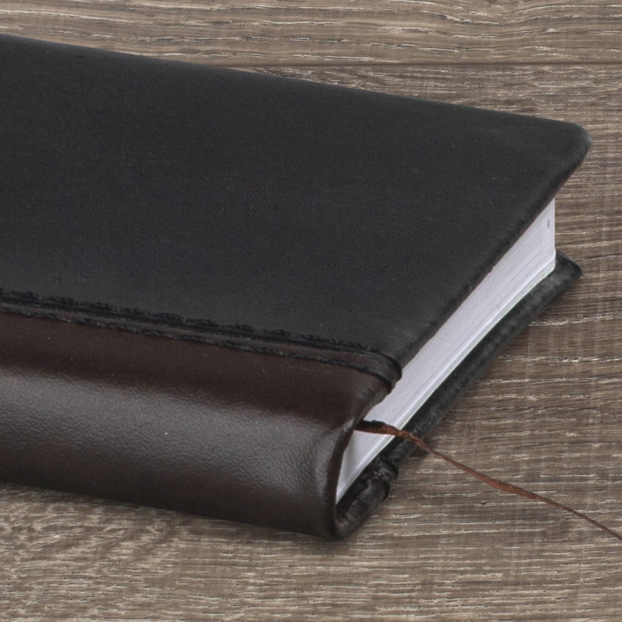 AT-A-GLANCE 2022 Diary by AT-A-GLANCE, Fine Weekly & Monthly Diary, 3" x 5", Pocket (70111105)