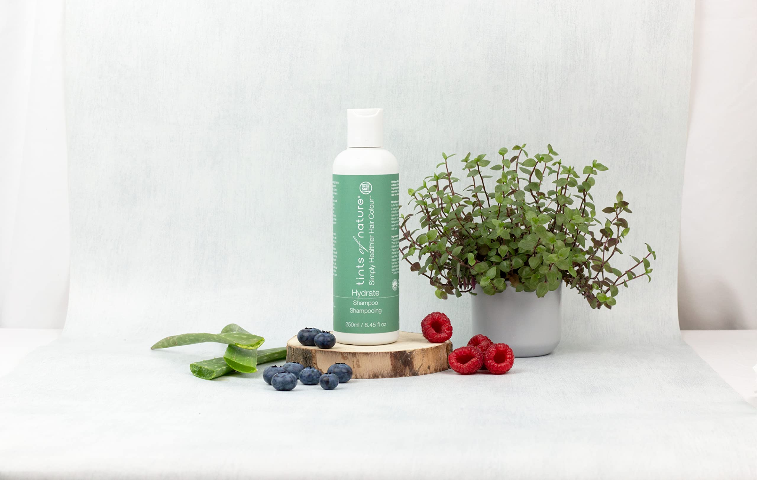 Tints of Nature Natural and Organic Hydrate Shampoo, Intensely Hydrating, Vegan, 1 x 250ml