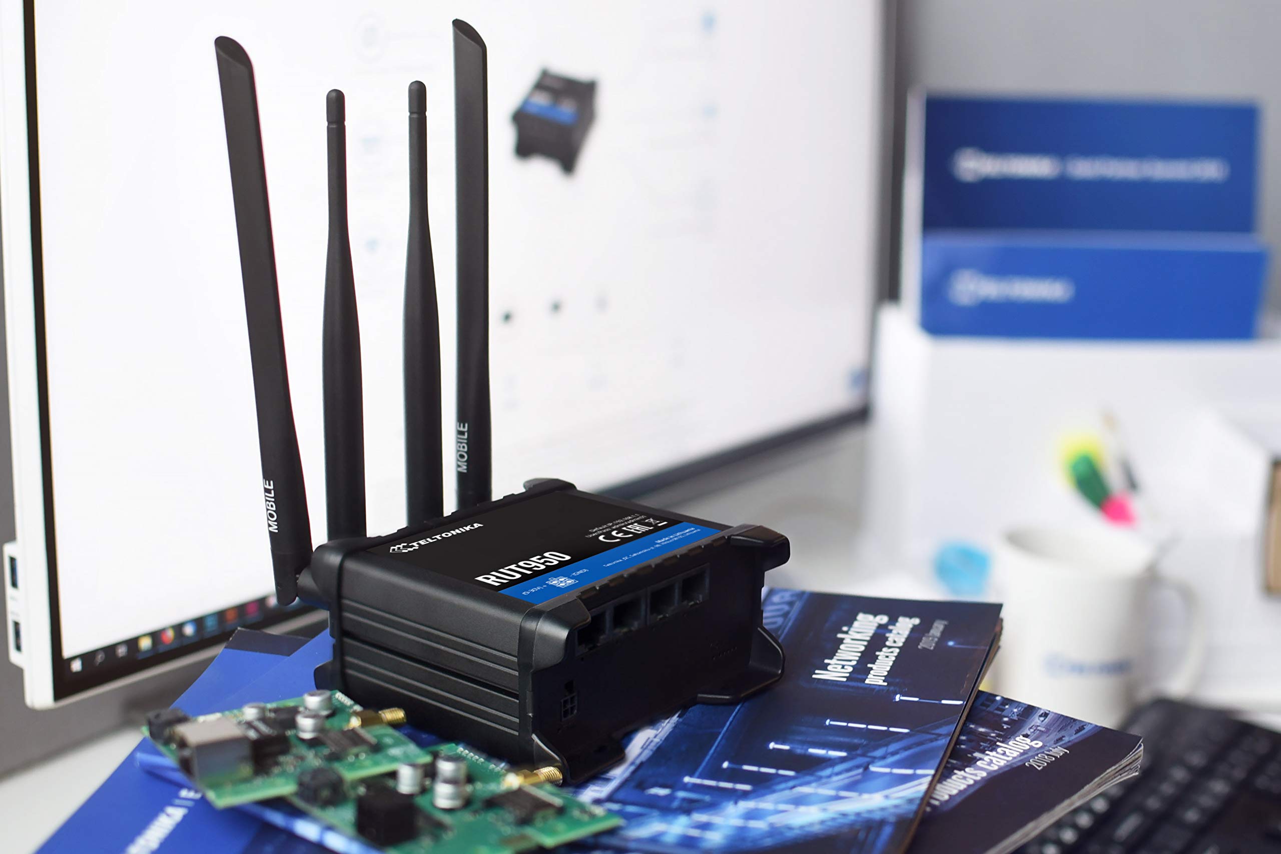 Teltonika RUT950J02400 model RUT950 LTE 4G Router for AT&T and T-Mobile; Automatic Switch to Available Backup Connection; Wireless Access Point with Hotspot Functionality
