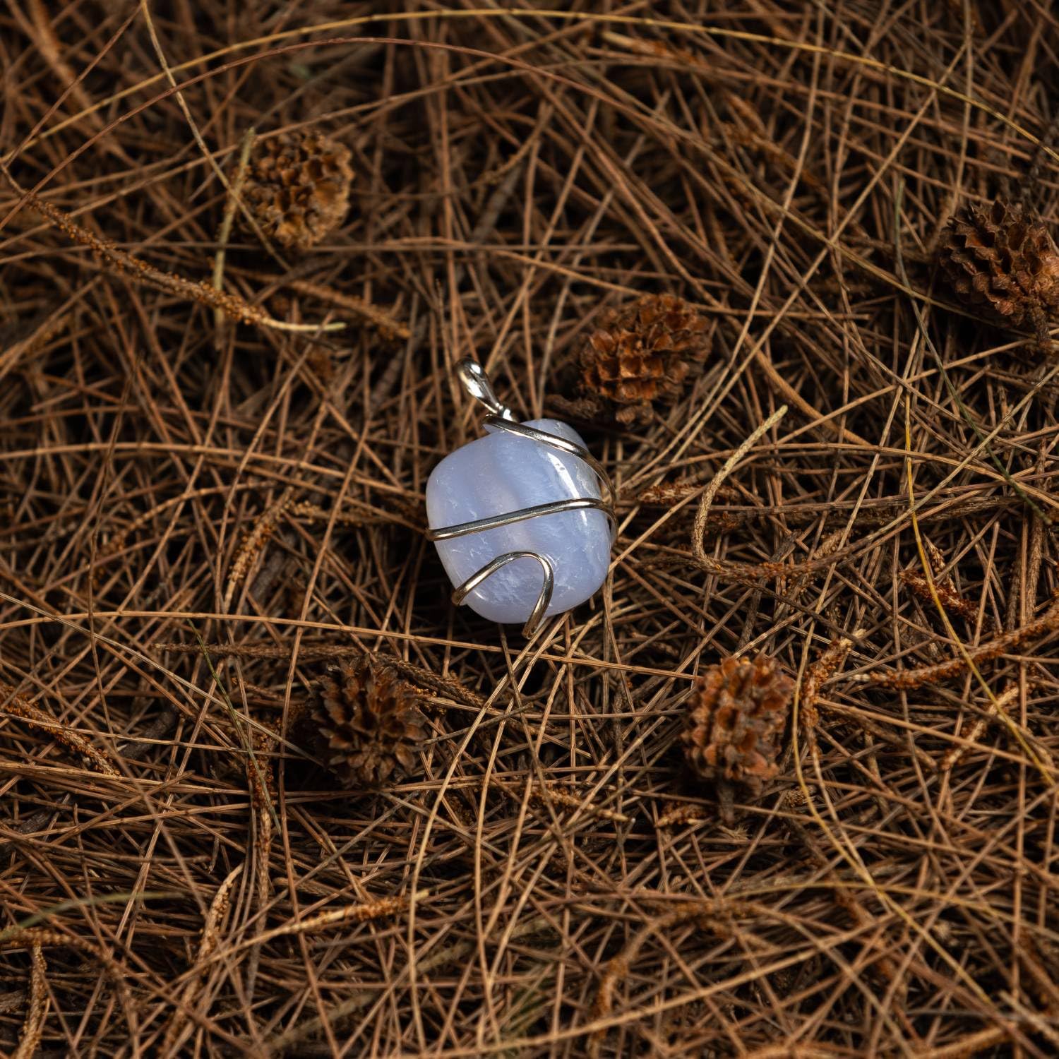Ayana Crystals Blue Lace Agate Healing Necklace - Handcrafted with Ethically Sourced Crystals - Balances Throat and Third Eye Chakras - Birthstone for September - Zodiac Sign: Pisces