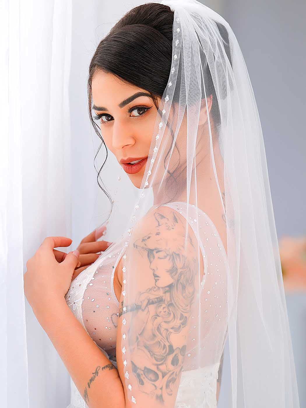 Asooll Pearl Bridal Veil with Comb Crystal Wedding Tulle Veil 1 Tier Hair Accessories for Bride