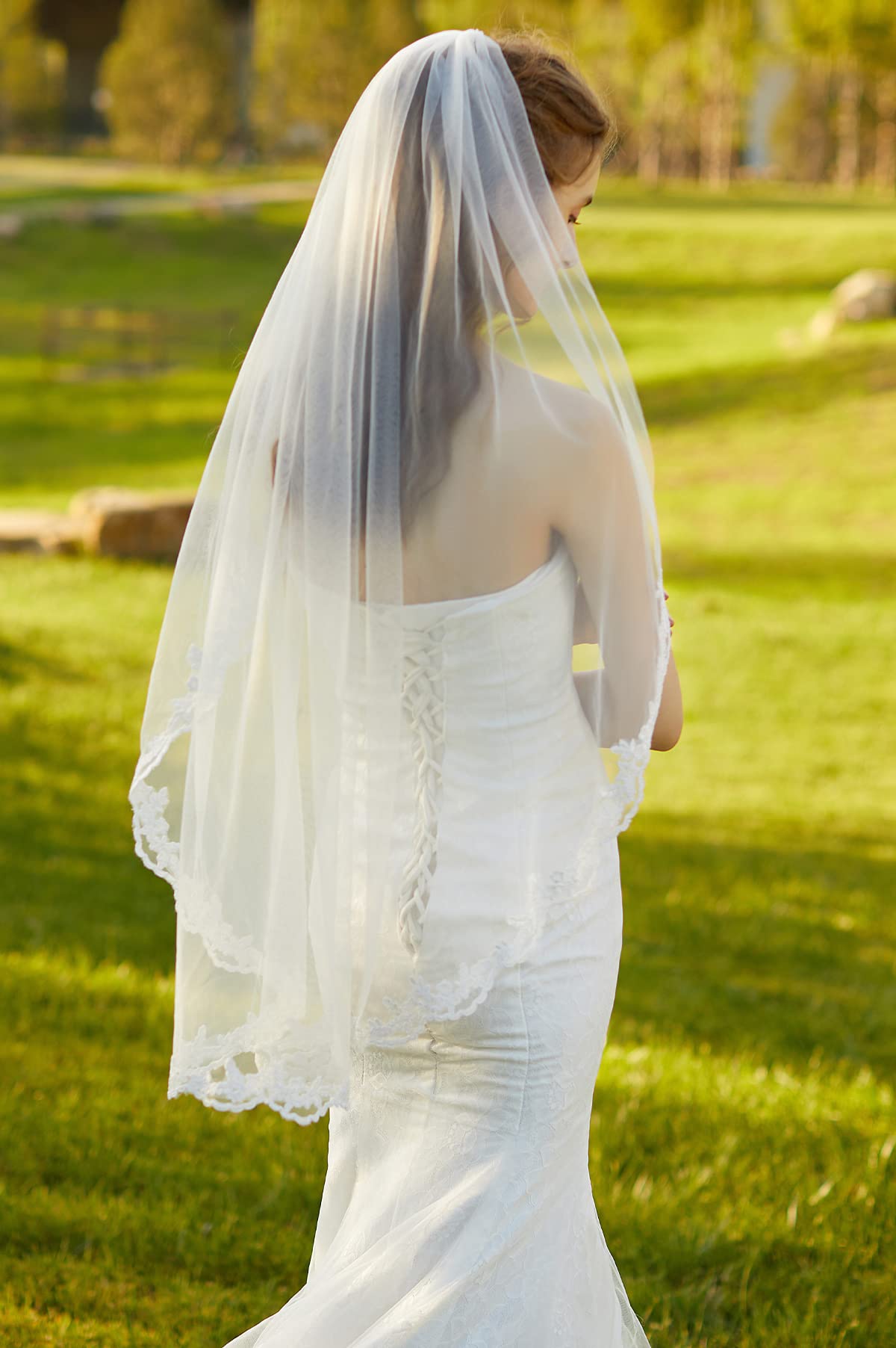 BEAUTELICATE Wedding Bridal Veil with Comb 1 Tier Lace Applique Edge Fingertip Length 36" Ivory