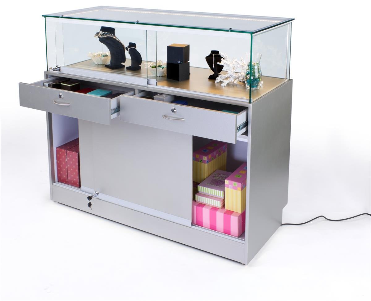 Displays2go Glass Merchandise Counter, Laminated MDF, Tempered Glass โ Silver (GTLEDQ4SLV)