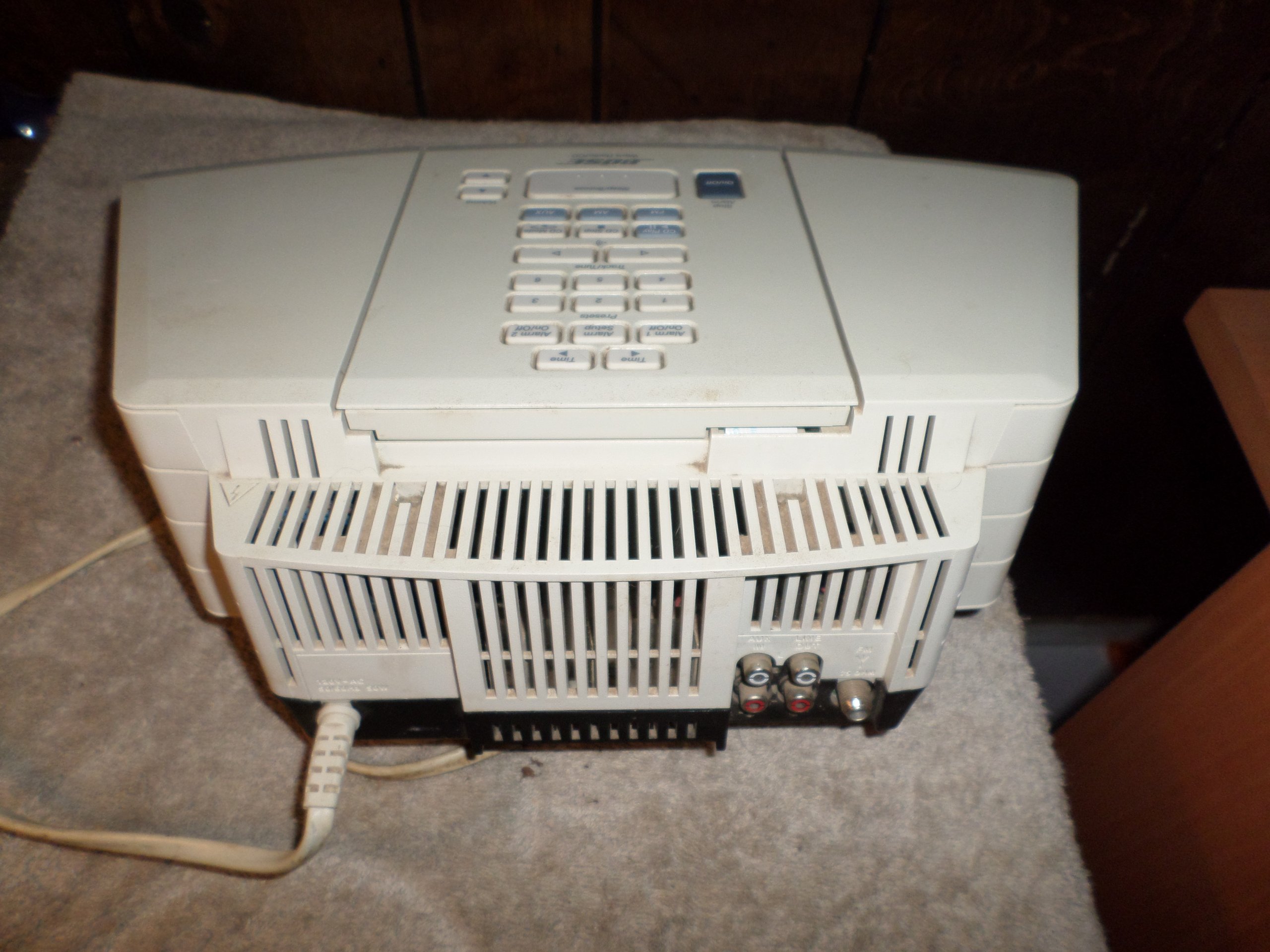 Bose Acoustic Wave Clock Radio AWR1-1W with Remote and Pedestal