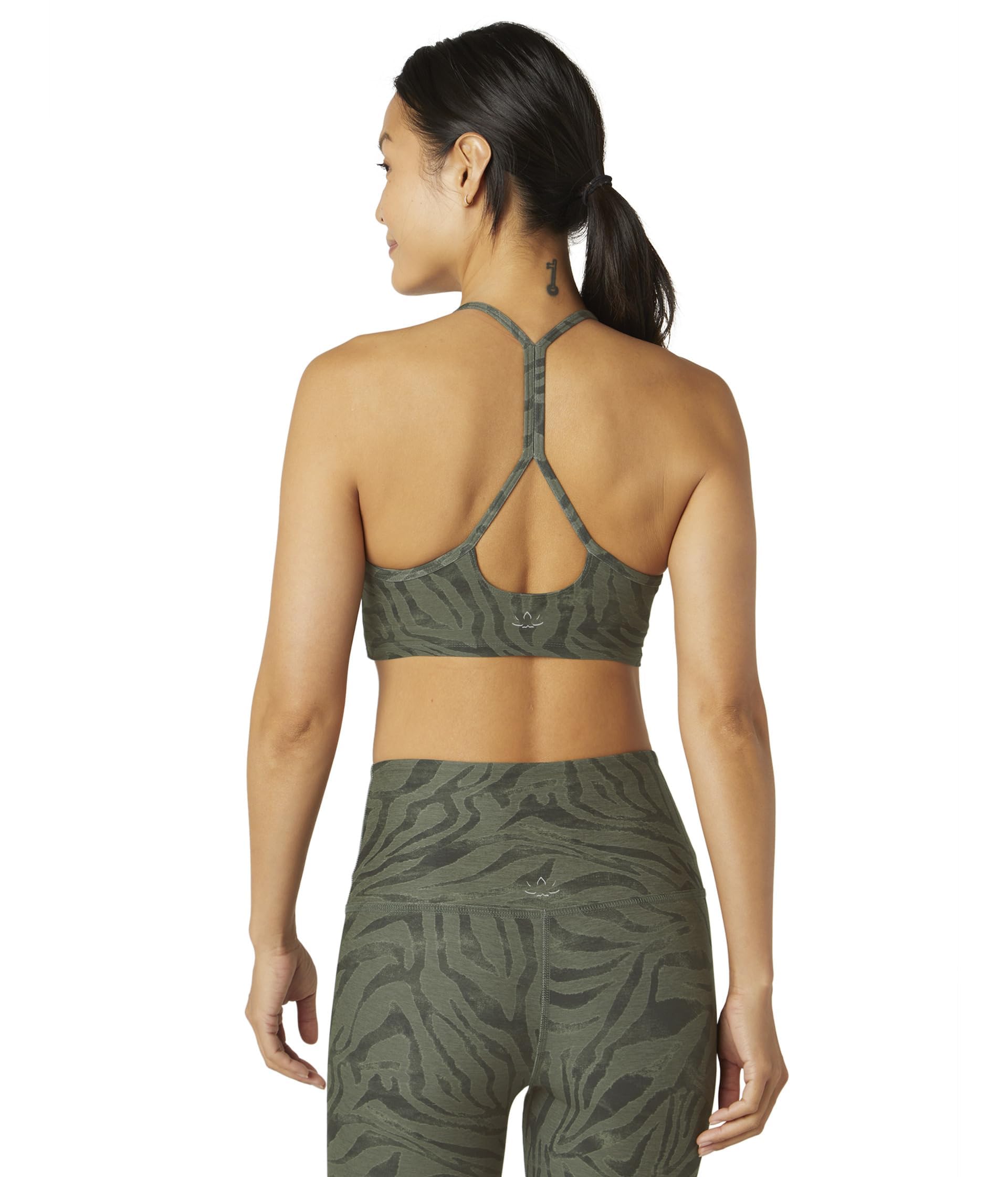 Beyond Yoga Softmark Slim Racerback Bra for Women - Body Hugging Fit with Square Neckline, Comfortable and Supportive Bra Paprika Paisley MD One Size